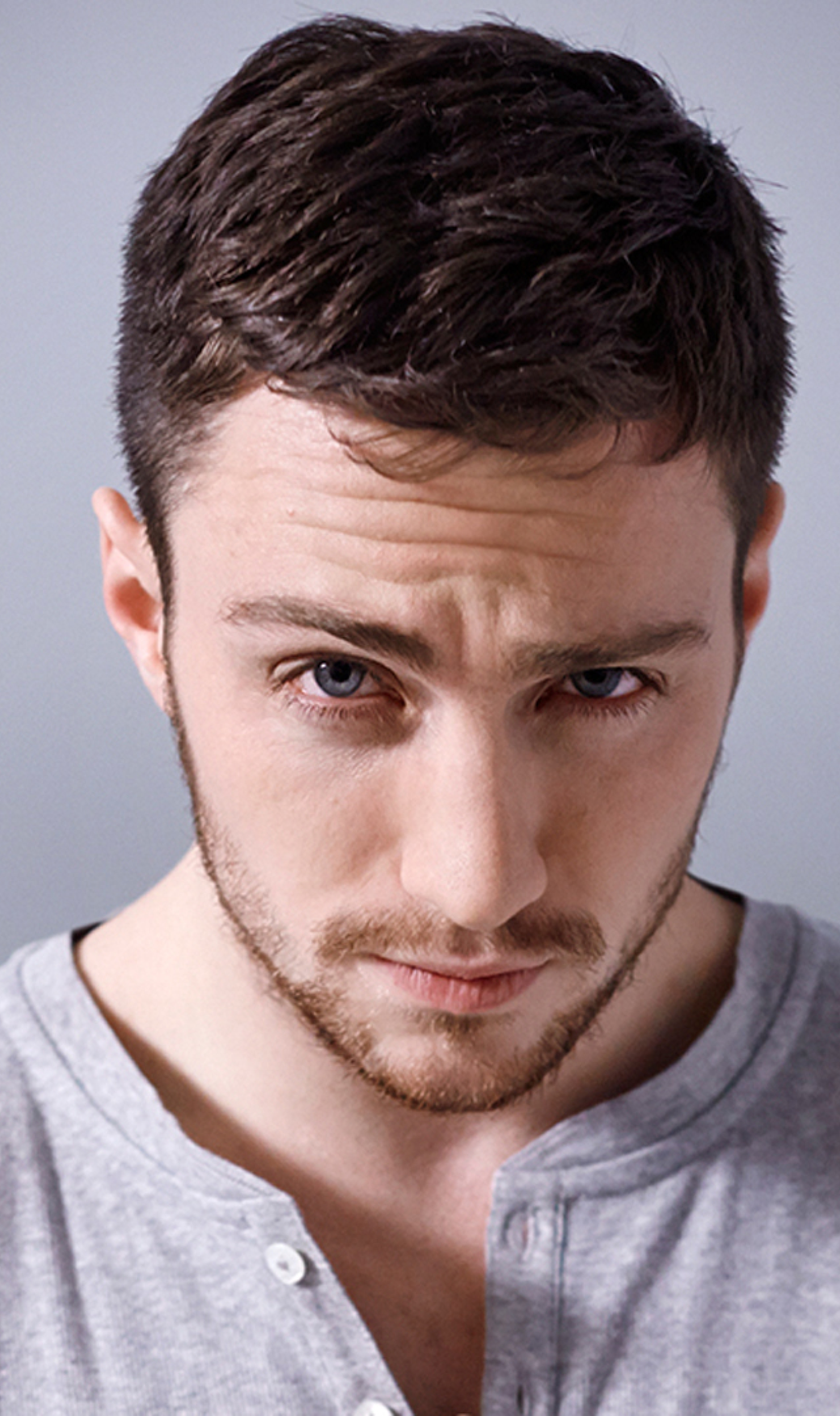1900x3200 Resolution aaron taylor-johnson, actor, face 1900x3200 ...