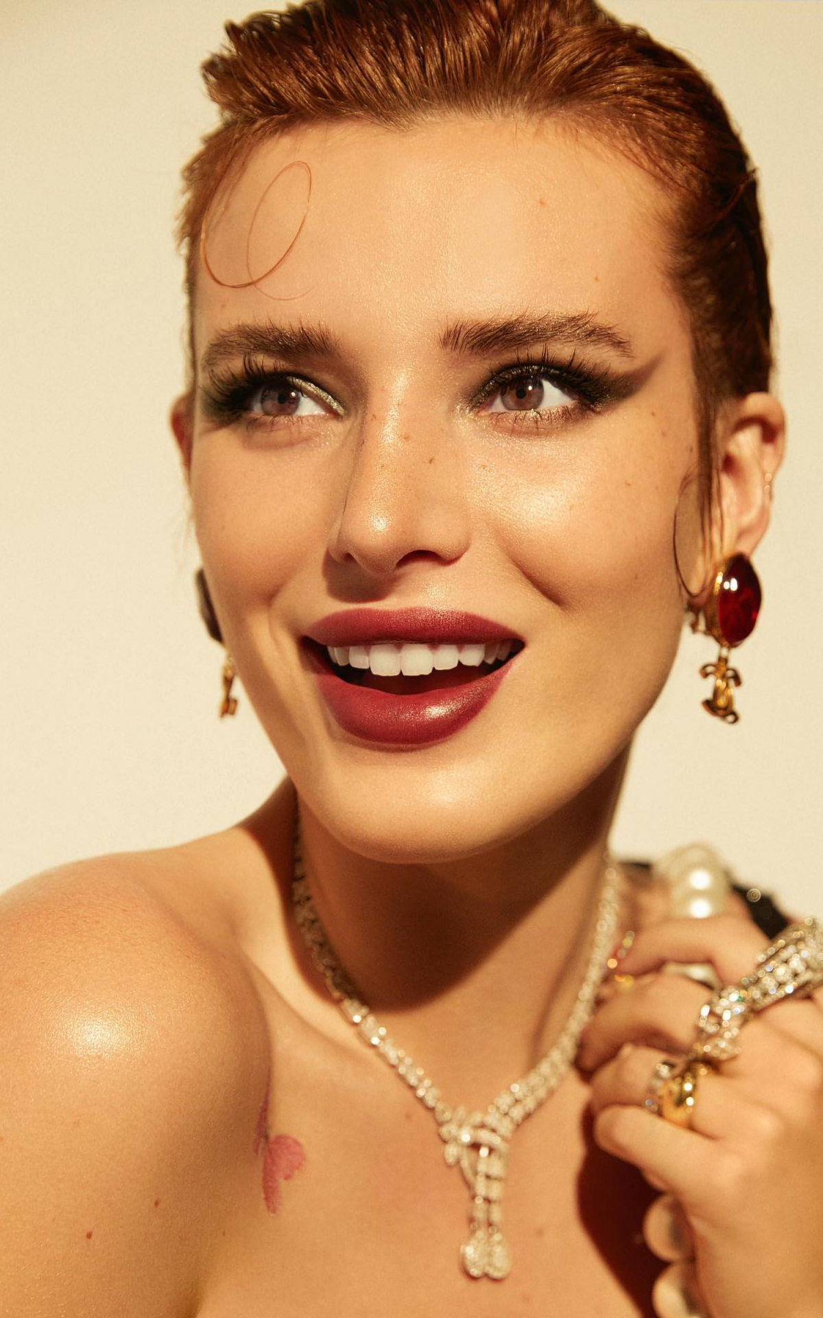 1200x1920 Actress Bella Thorne Beautiful Face 1200x1920 Resolution ...