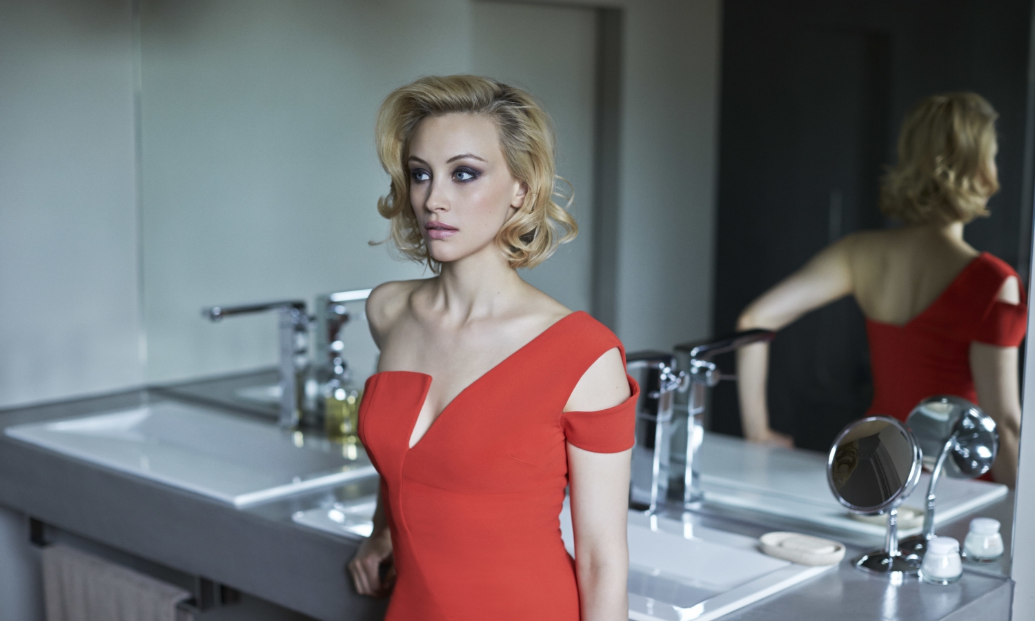 1500x900 Resolution Actress Sarah Gadon 4k 2022 1500x900 Resolution ...