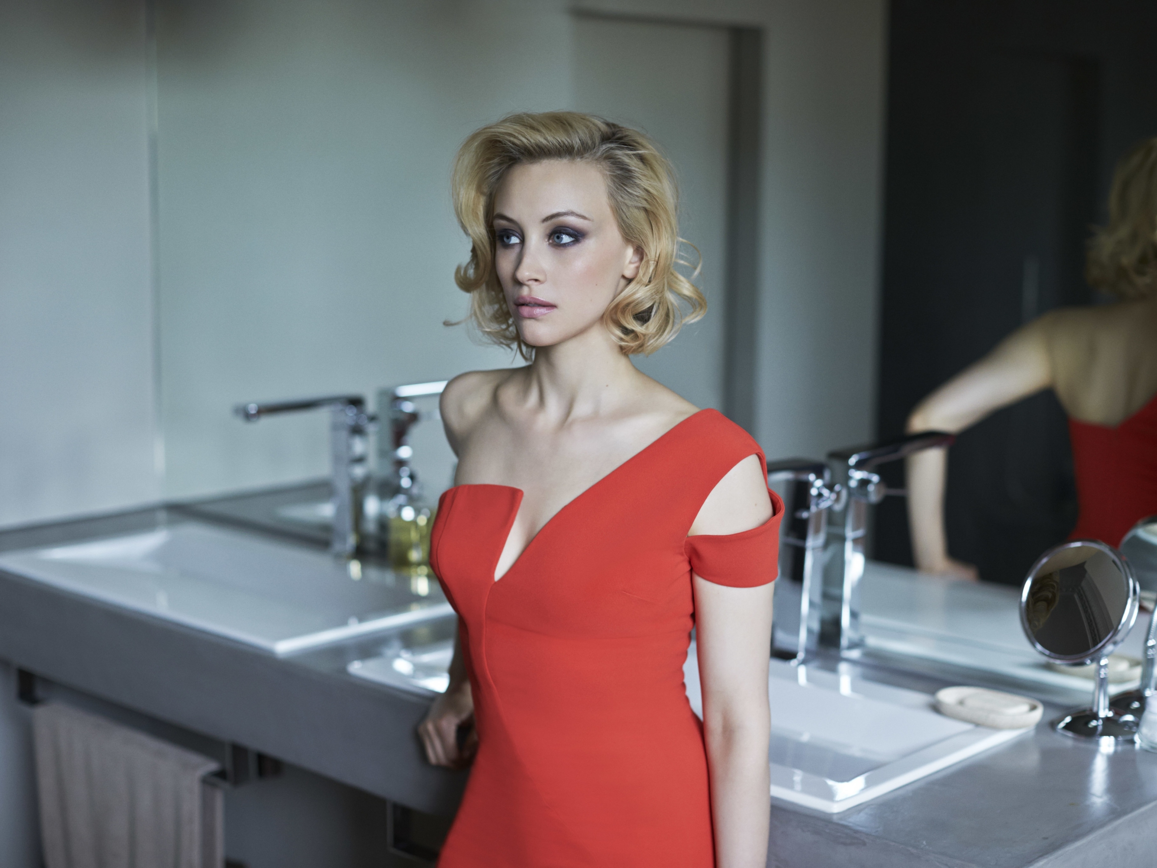 4000x3000 Resolution Actress Sarah Gadon 4k 2022 4000x3000 Resolution ...