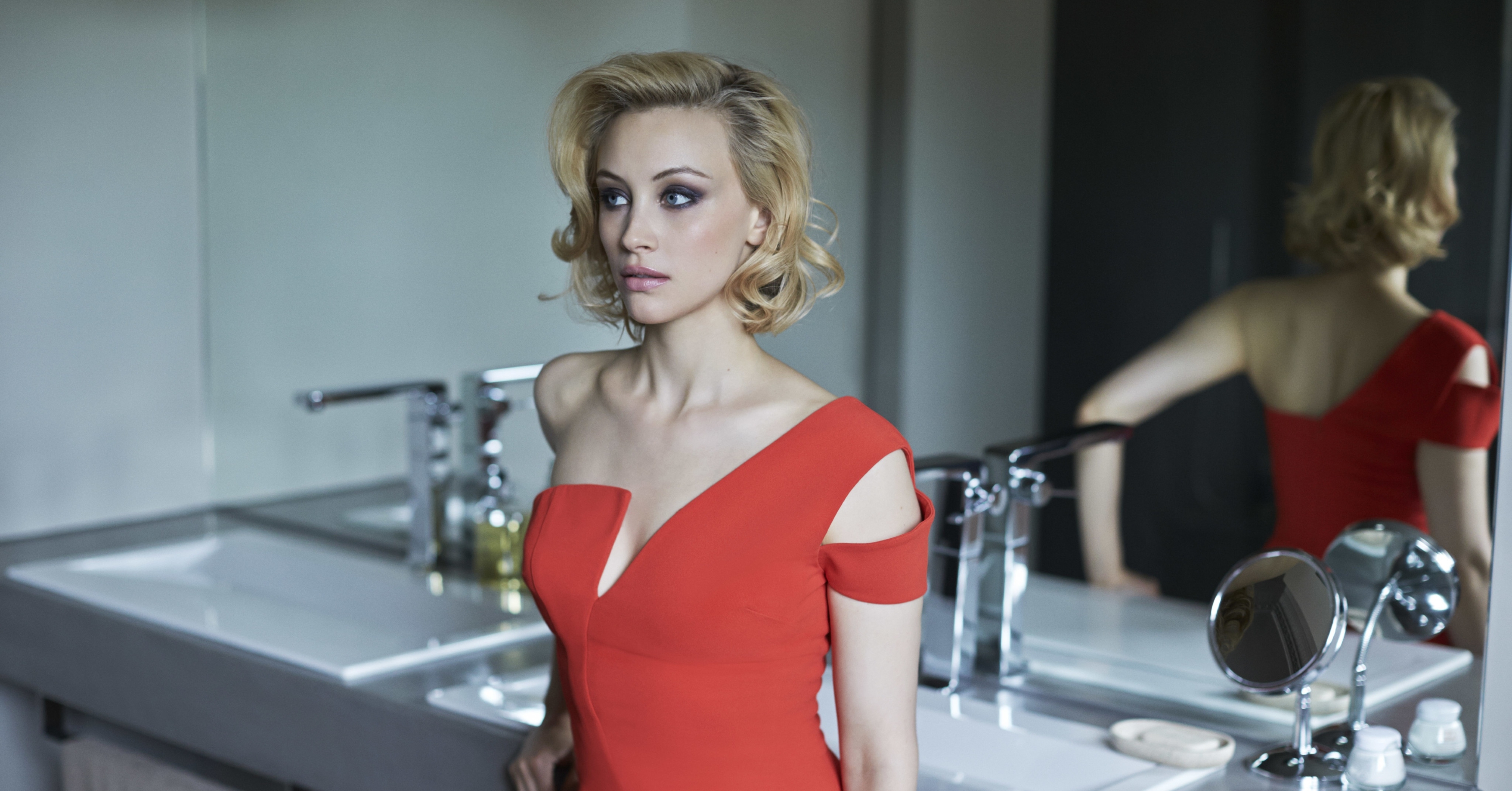 5120x2680 Resolution Actress Sarah Gadon 4k 2022 5120x2680 Resolution ...