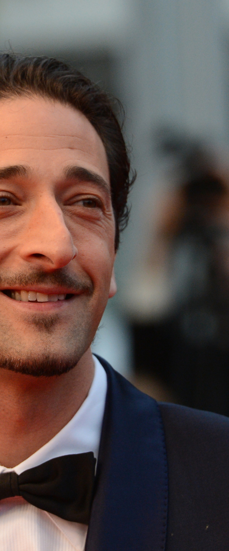 750x1800 Resolution Adrien Brody Smile Wallpapers HD 750x1800 ...