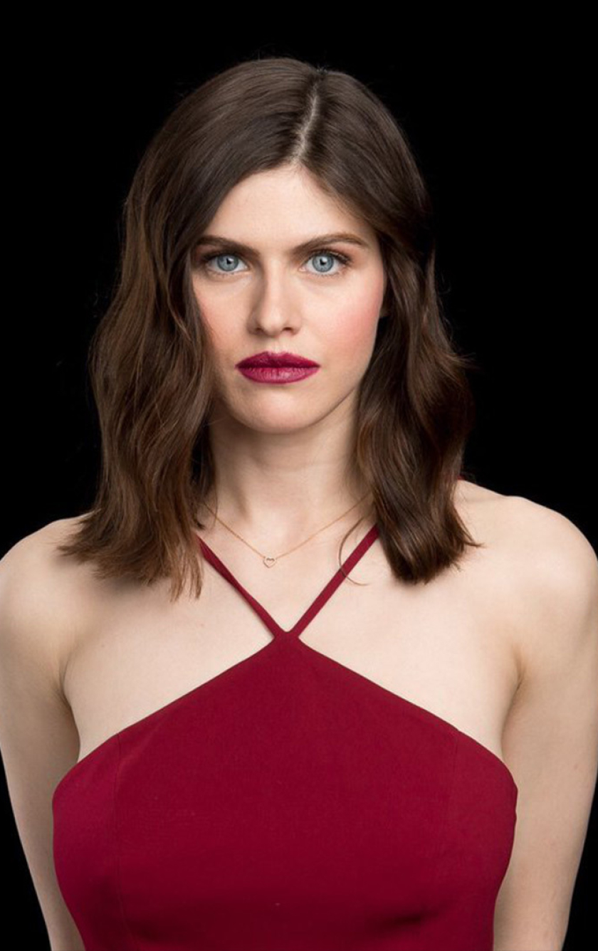 840x1336 Resolution Alexandra Daddario AOL 2018 Portrait 840x1336 ...