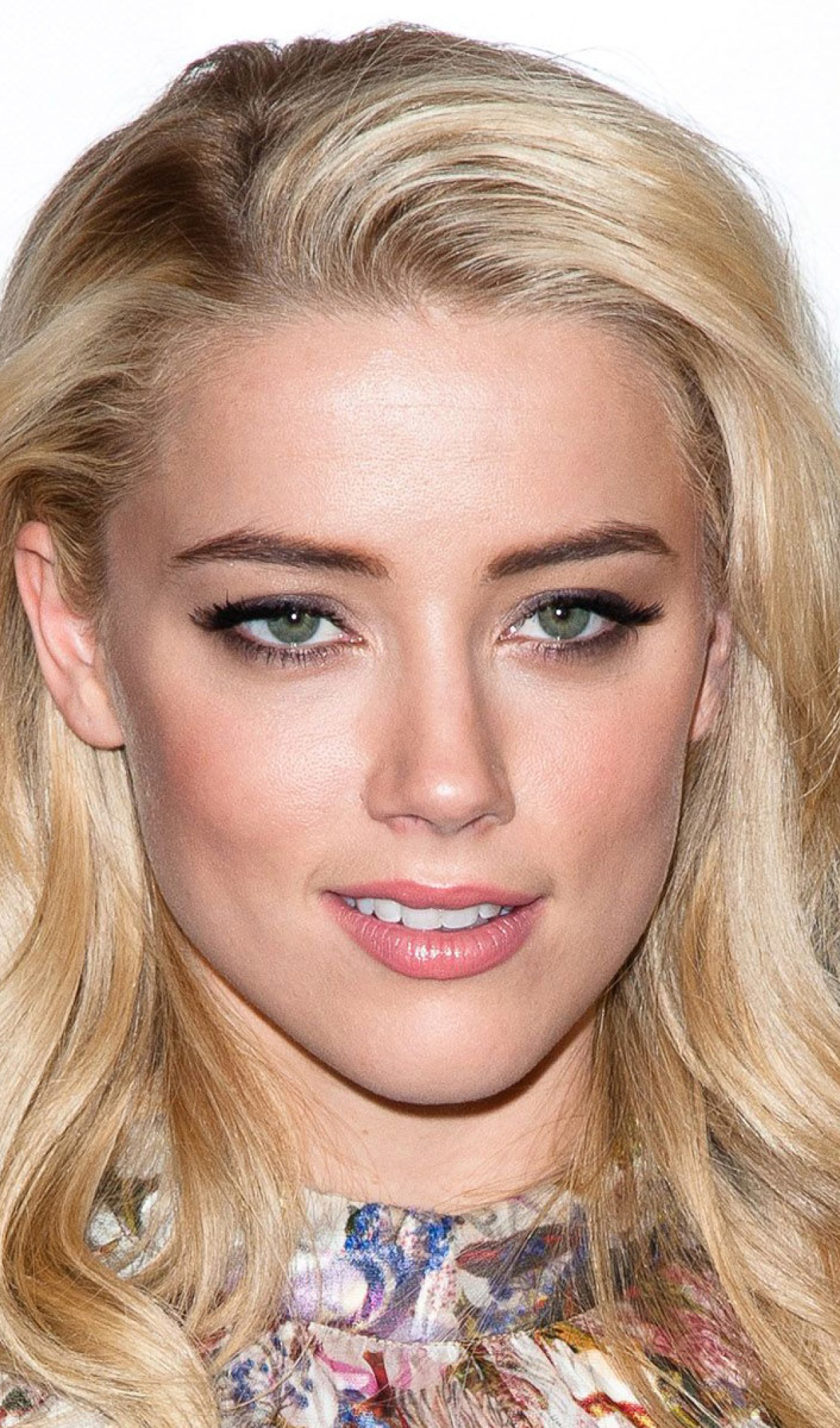 1200x2040 Resolution Amber Heard Charming Hd Image 1200x2040 Resolution ...