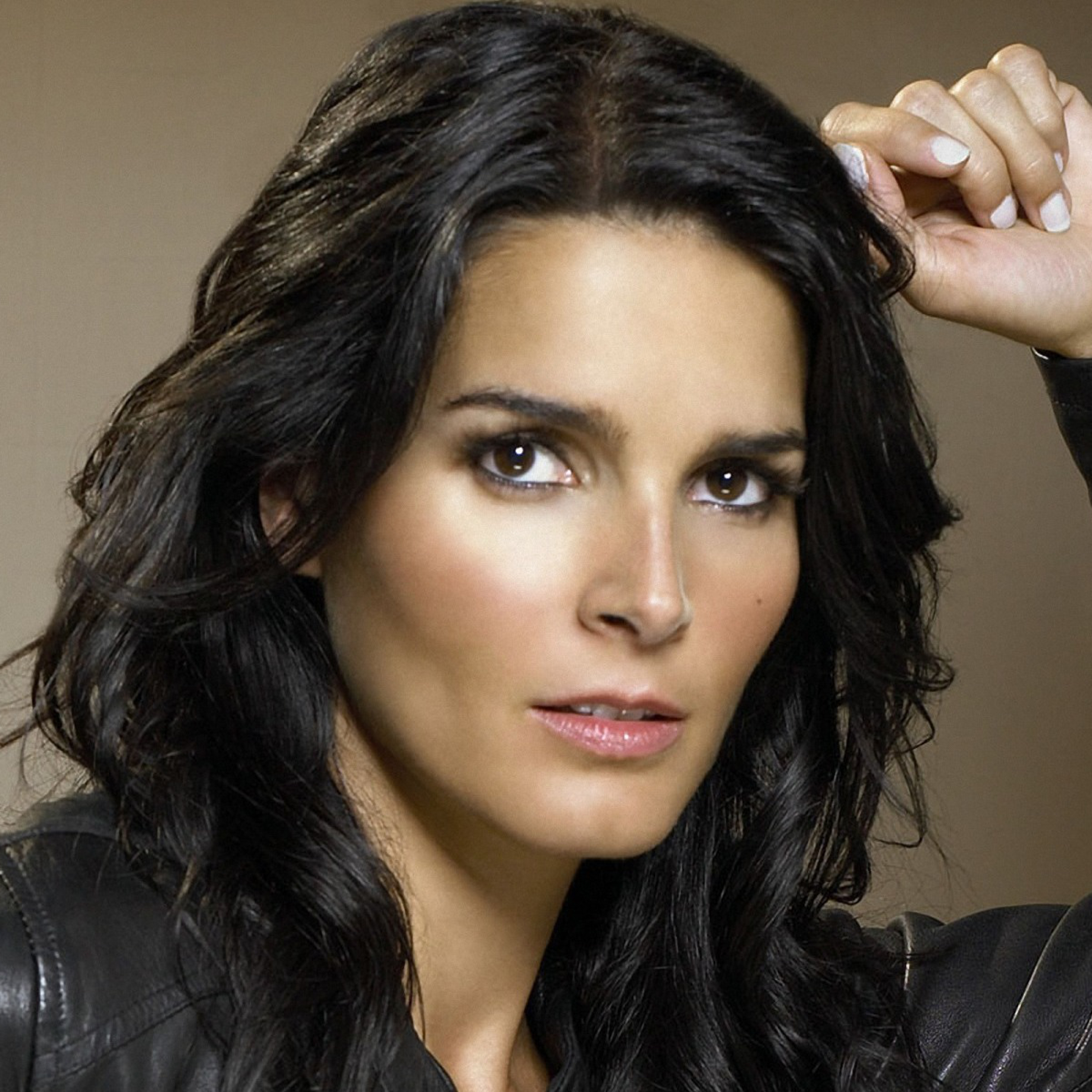 3840x3840 Resolution Angie Harmon Close Up Wallpapers 3840x3840 ...