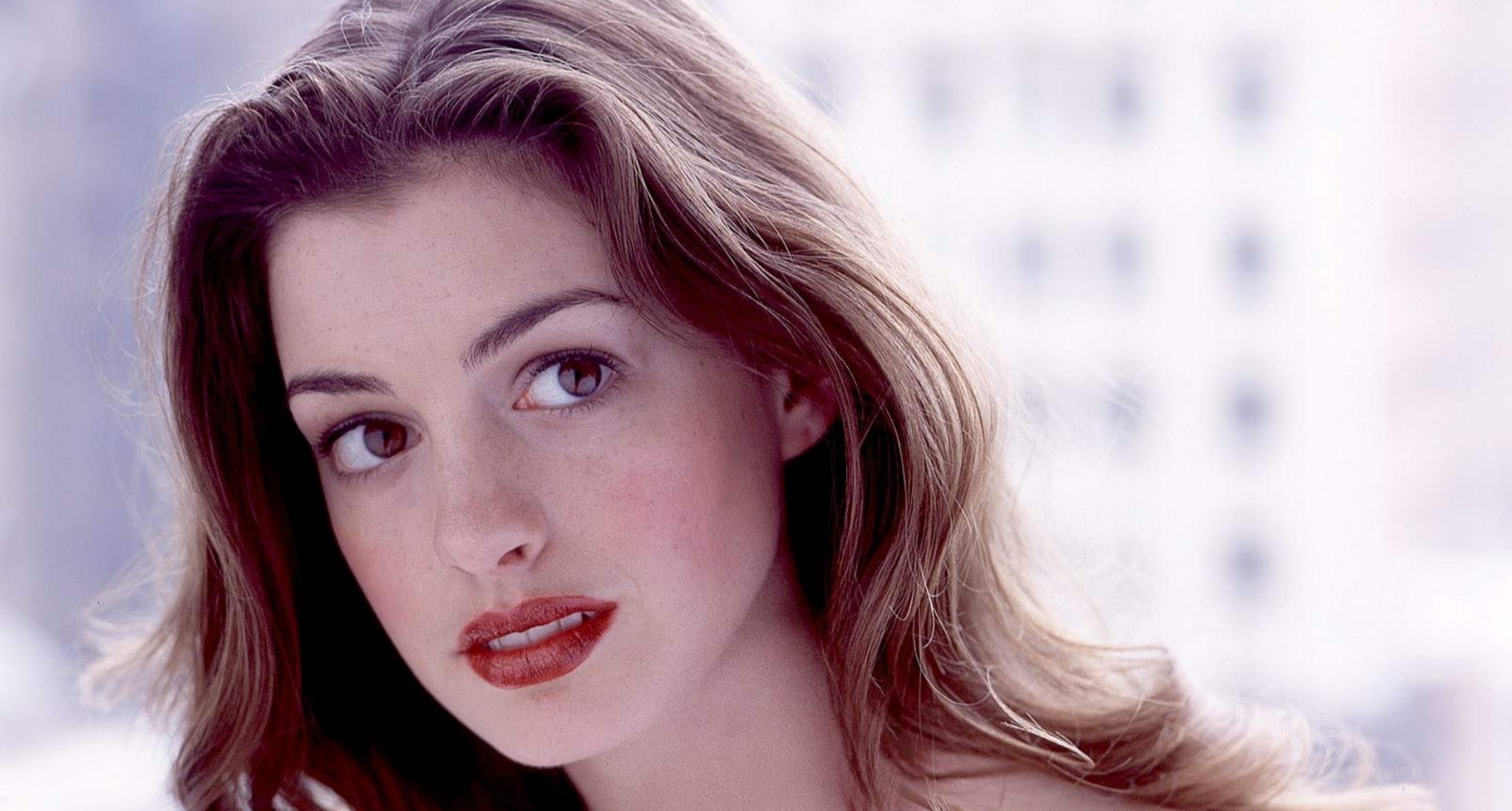 3840x2060 Resolution Anne Hathaway Close Up Hd Pics 3840x2060 ...