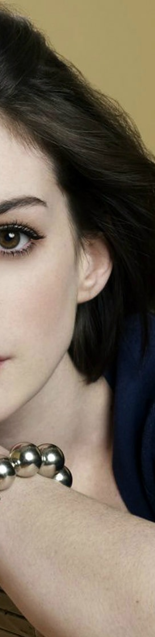 500x2048 Resolution Anne Hathaway Pretty Hd Pics 500x2048 Resolution ...