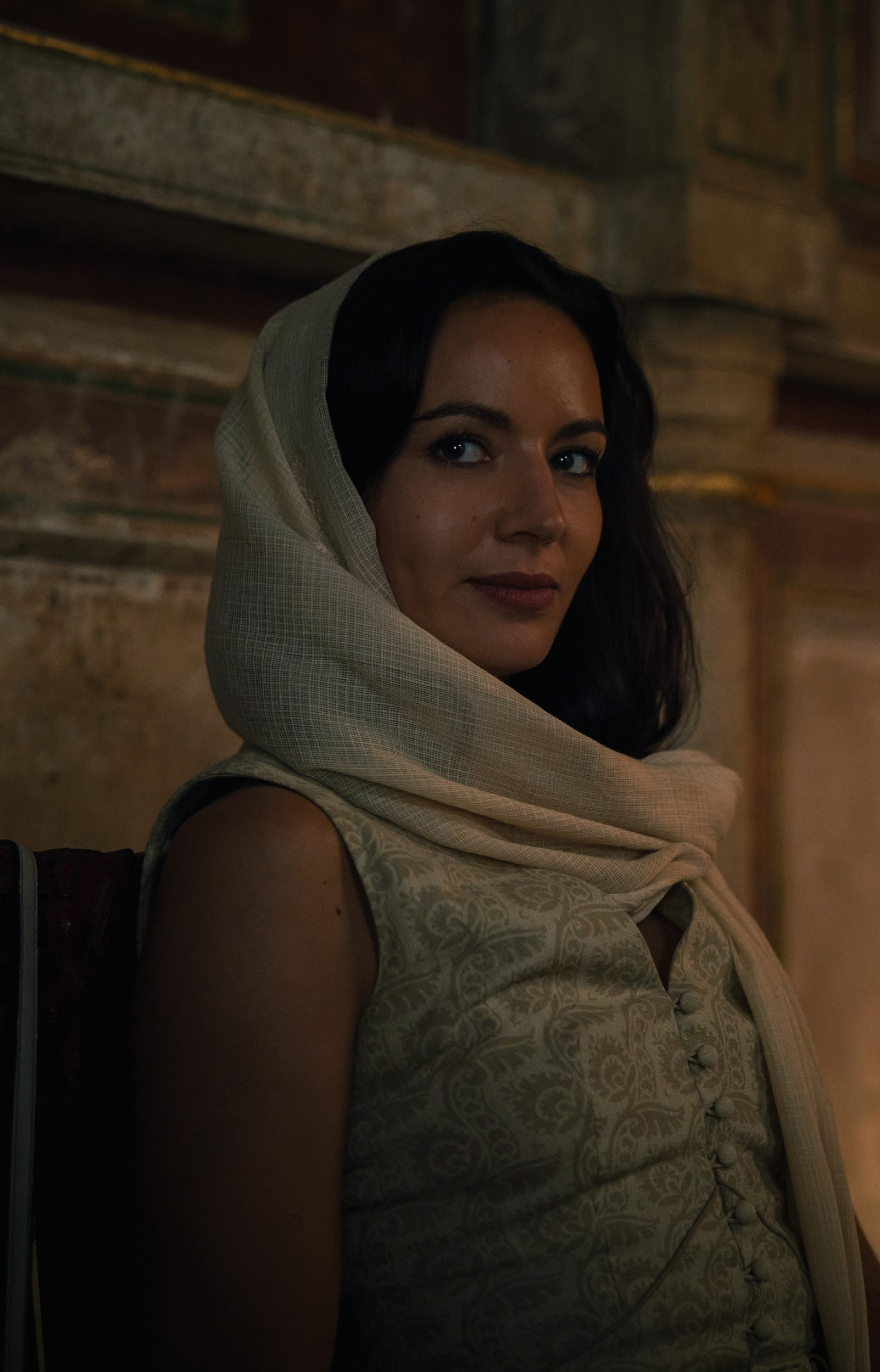3000x4680 Resolution Antonia Desplat Actress Shantaram 2022 3000x4680 ...