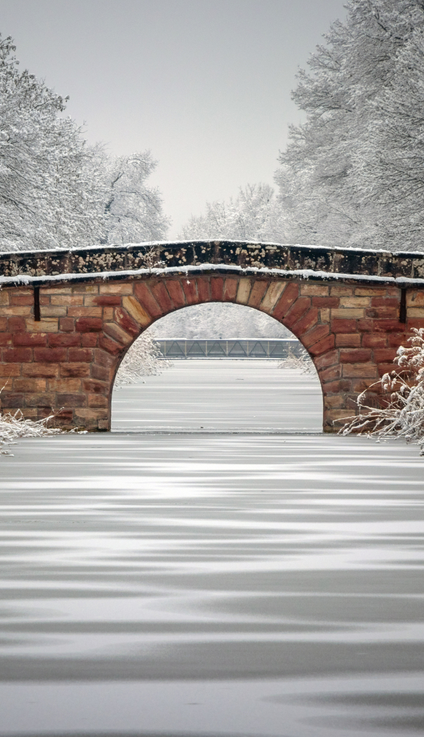604x1050 Resolution Arch Bridge Canal 4K 604x1050 Resolution Wallpaper ...