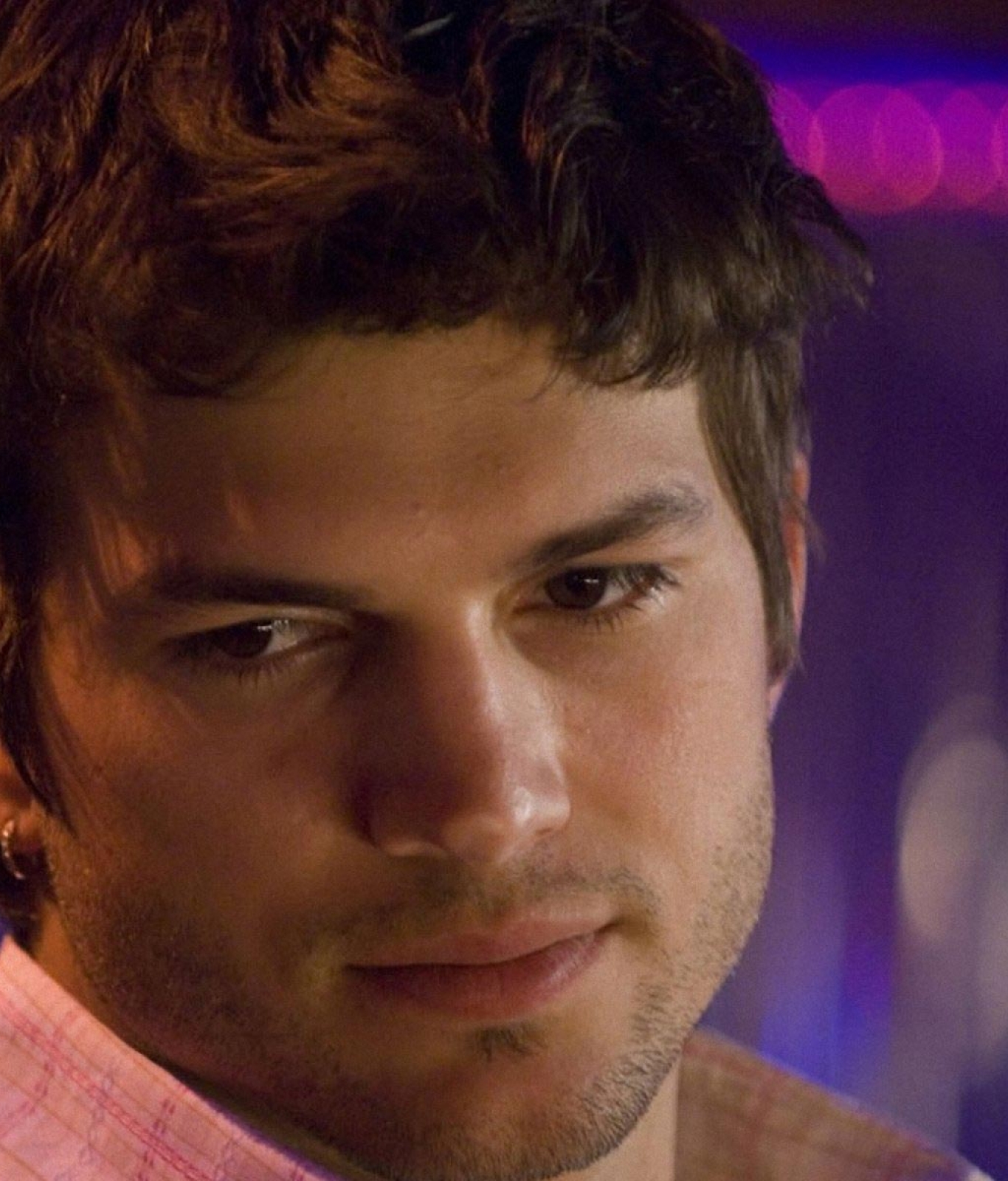 1366x1600 Resolution Ashton Kutcher Close Up Pics 1366x1600 Resolution ...