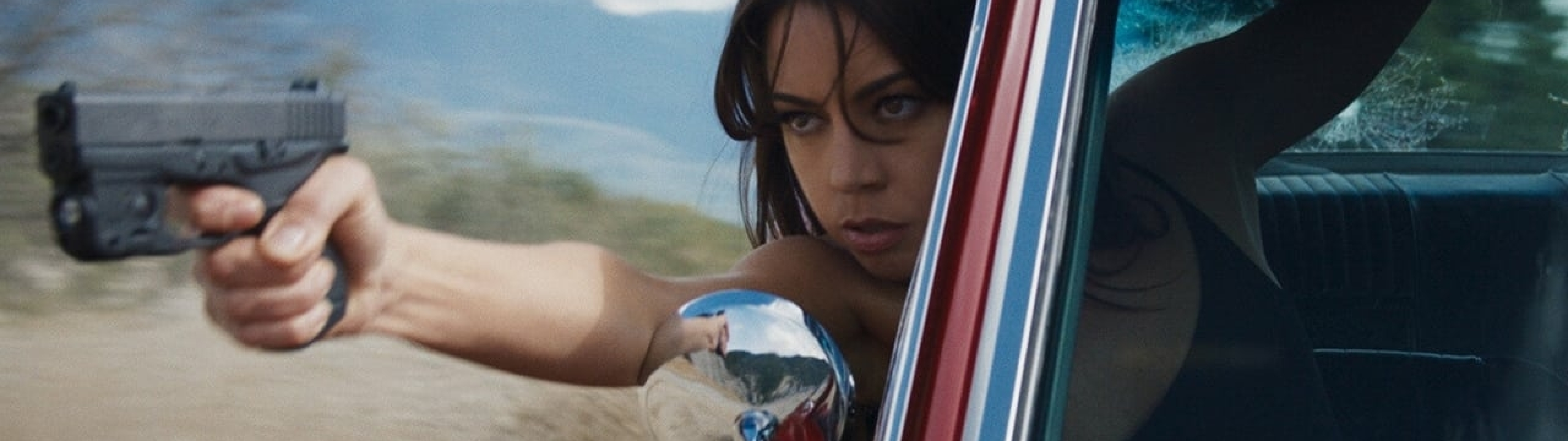 6000x1688 Aubrey Plaza in Operation Fortune 6000x1688 Resolution ...