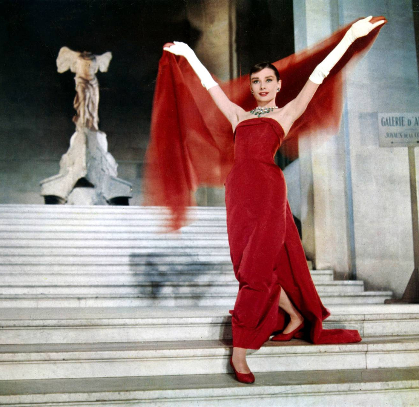 1452x1412 Resolution Audrey Hepburn In Red Dress Pics 1452x1412 ...