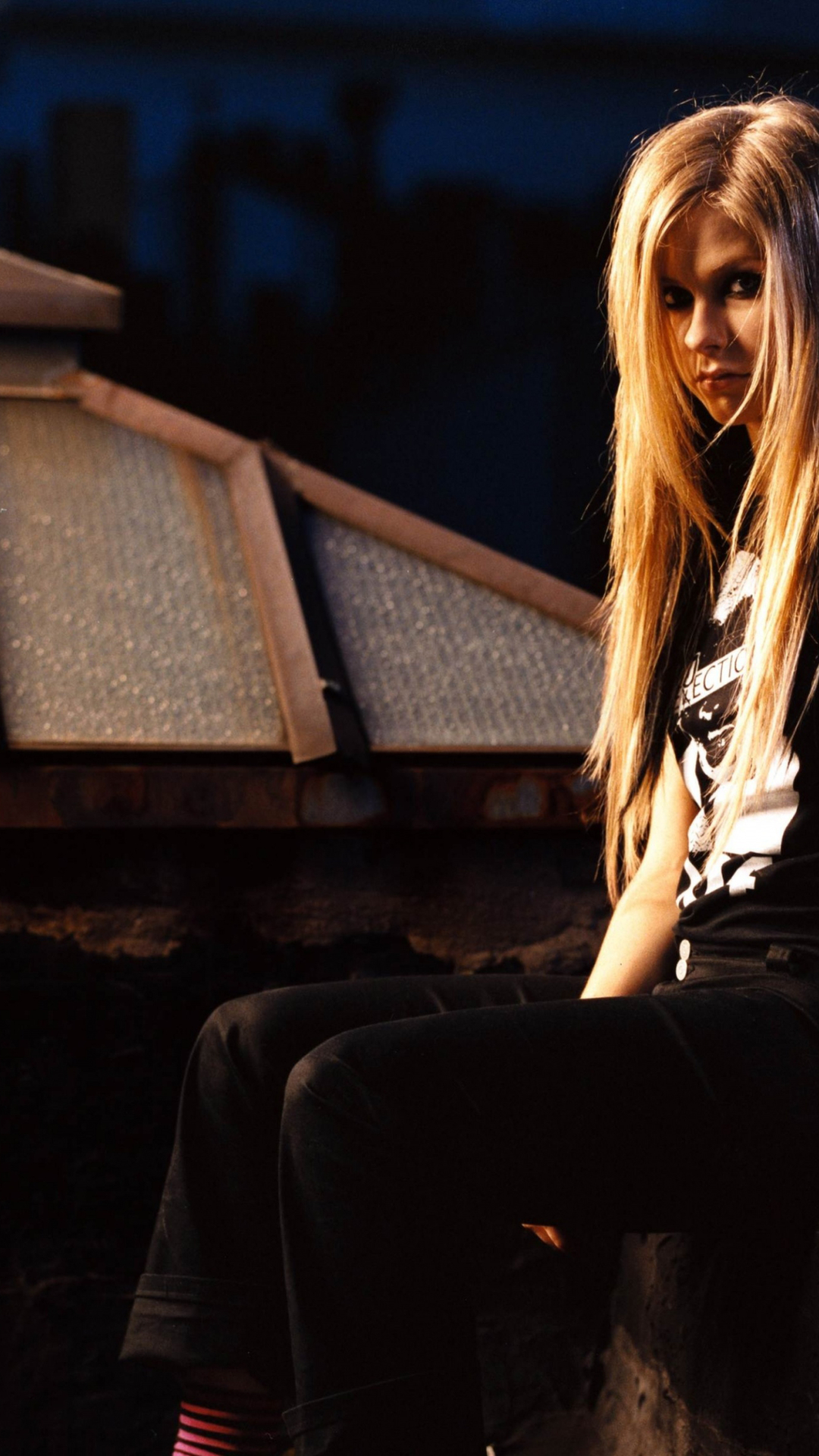 Avril Lavigne Latest Wallpaper
