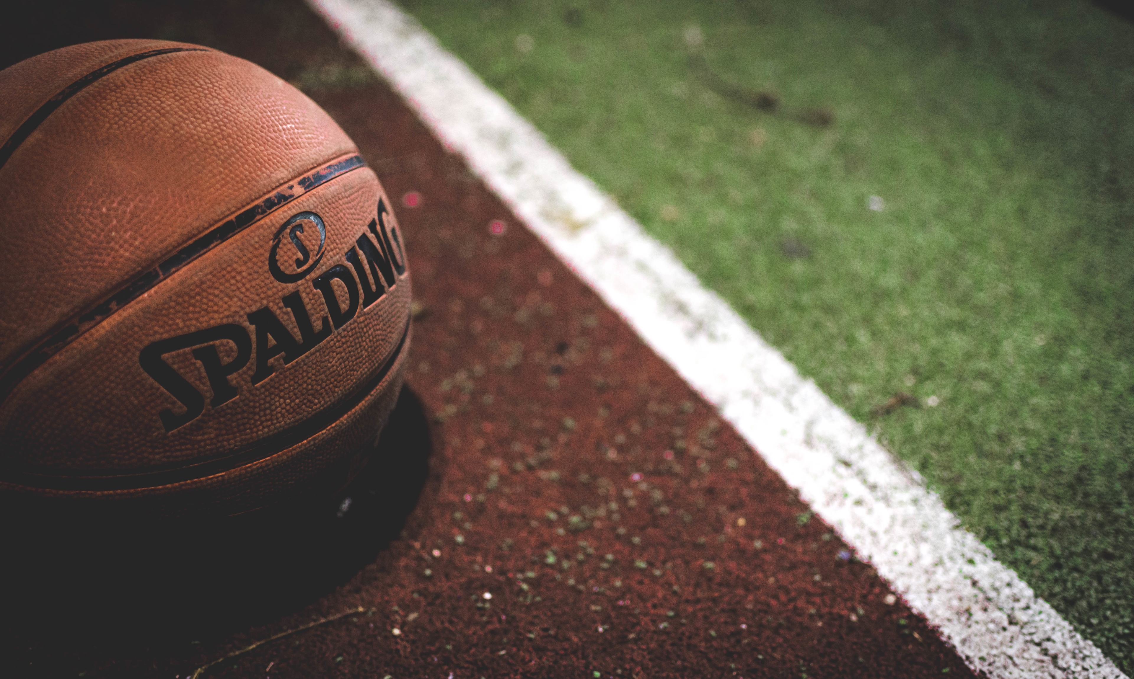 3840x2300 Resolution basketball ball, basketball, spalding 3840x2300 ...