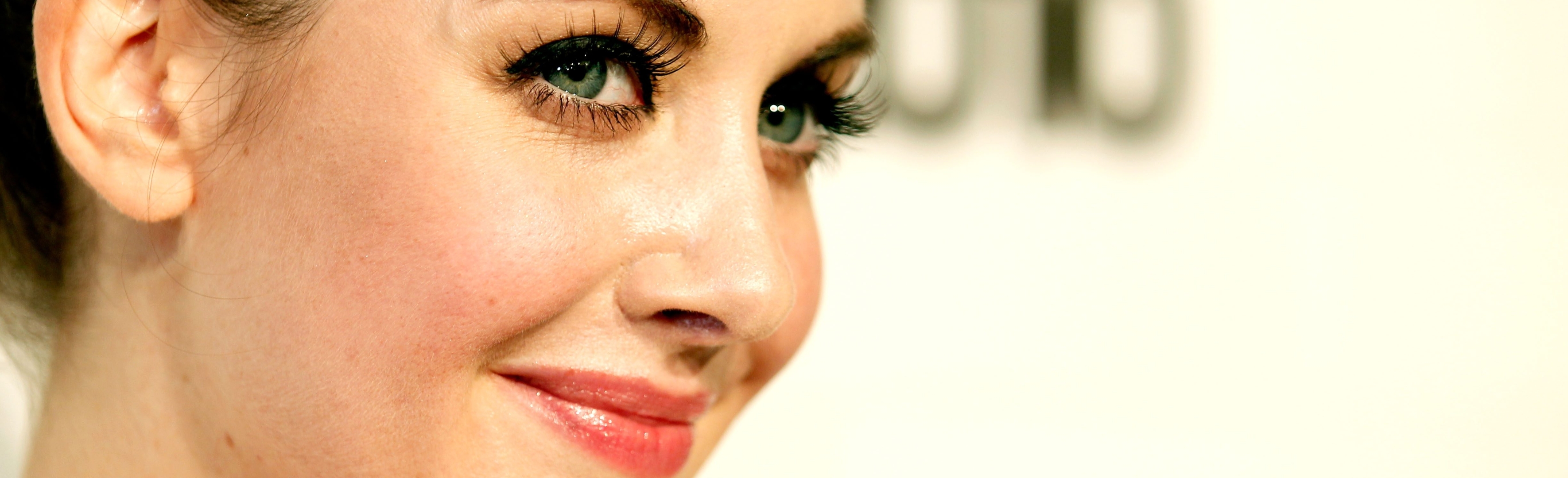 3540x1080 Resolution Beautiful Alison Brie Eyes 3540x1080 Resolution ...