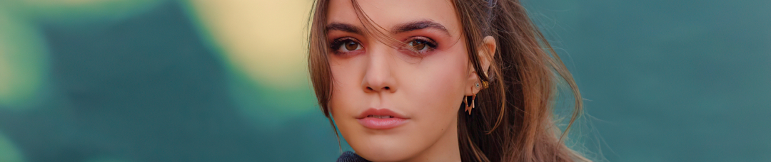 1080x228 Beautiful Bailee Madison 2021 1080x228 Resolution Wallpaper ...