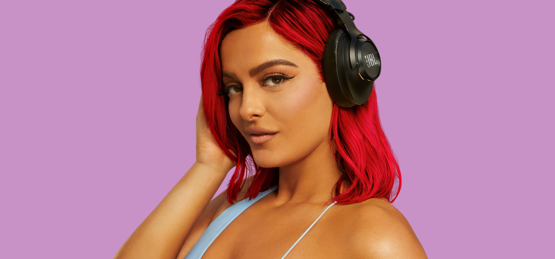 2316x1080 Resolution Bebe Rexha JBL 2020 2316x1080 Resolution Wallpaper ...