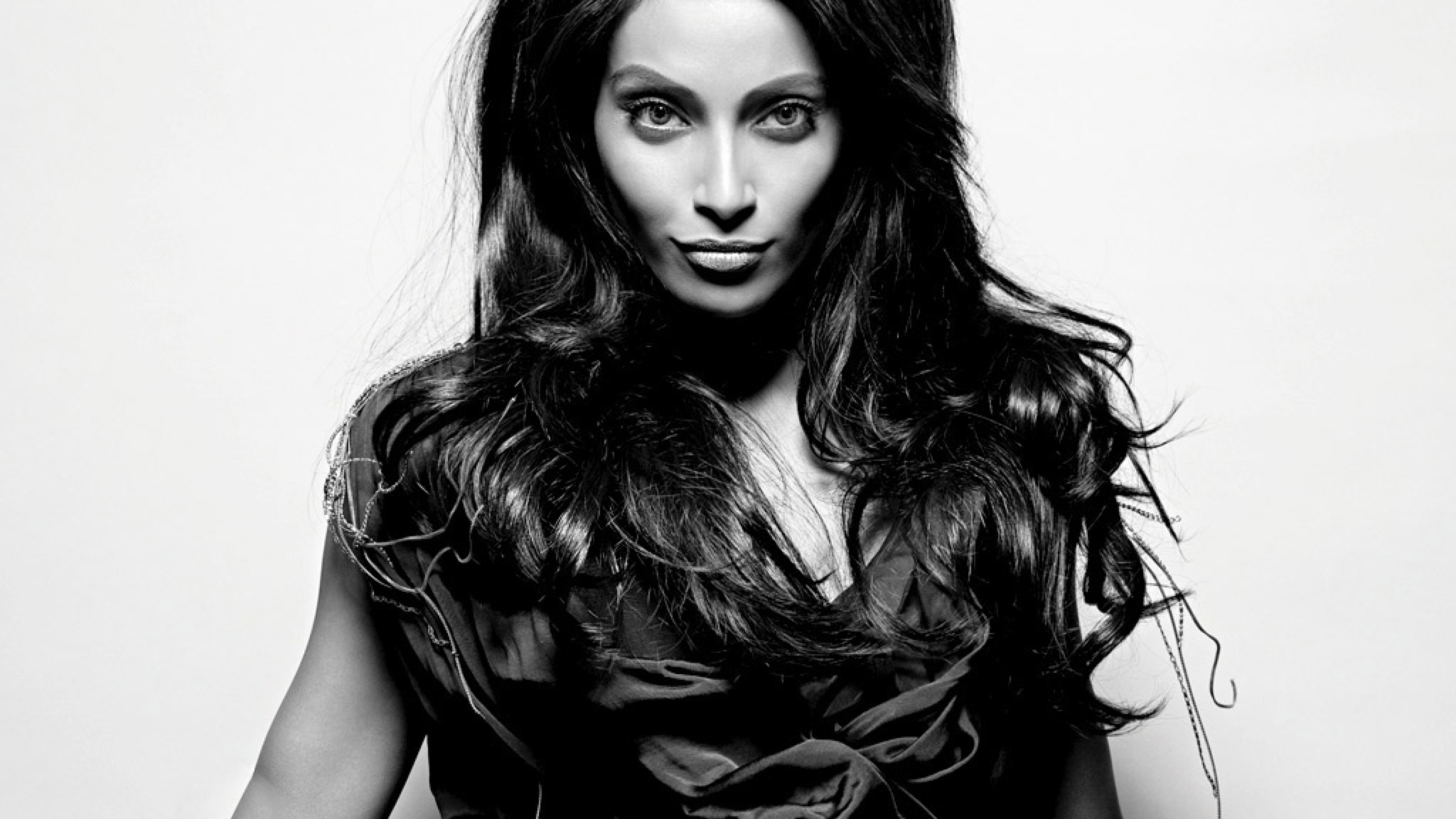 3215x1809 Resolution Bipasa Basu In Black And White Pics 3215x1809 ...