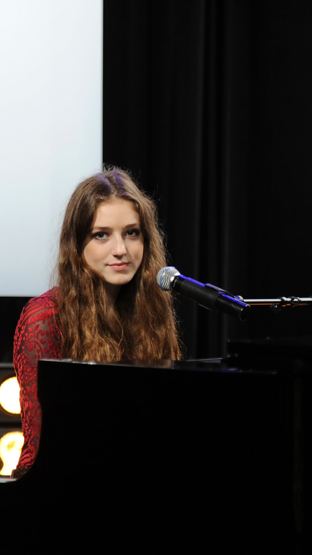 1081x1920 Resolution birdy, singer, piano 1081x1920 Resolution ...