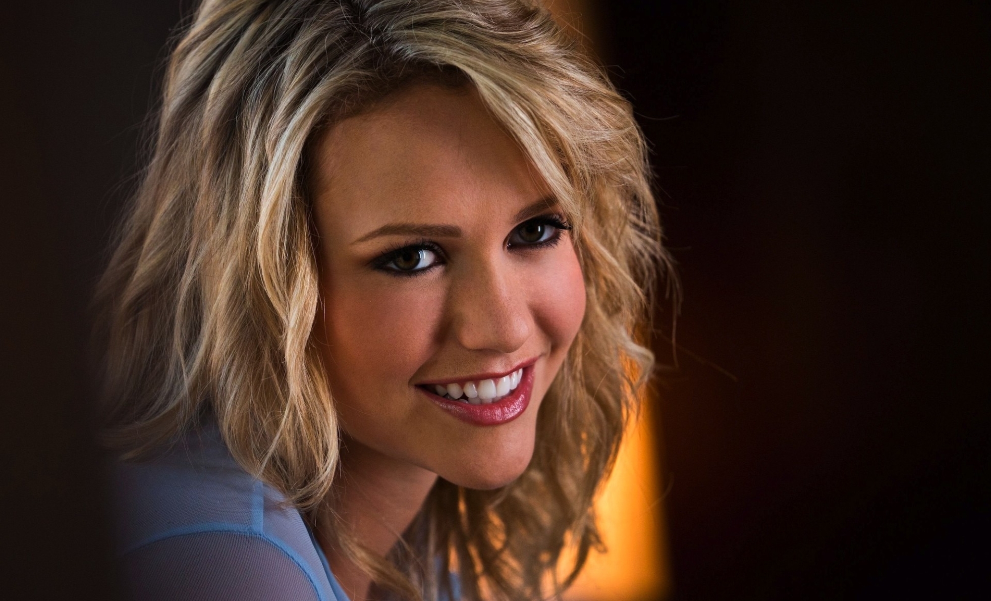 2000x1213 Resolution blonde, face, smile 2000x1213 Resolution Wallpaper ...