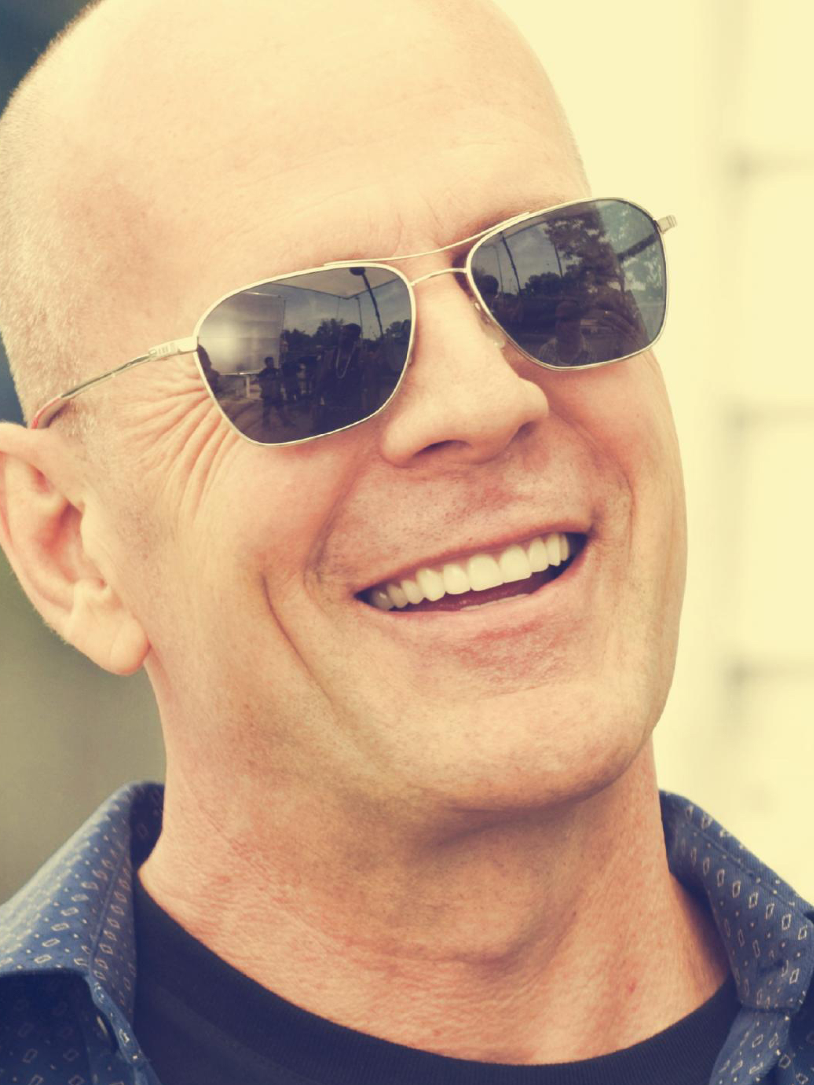 1650x2200 Resolution Bruce Willis Wallpapers HD 1650x2200 Resolution ...