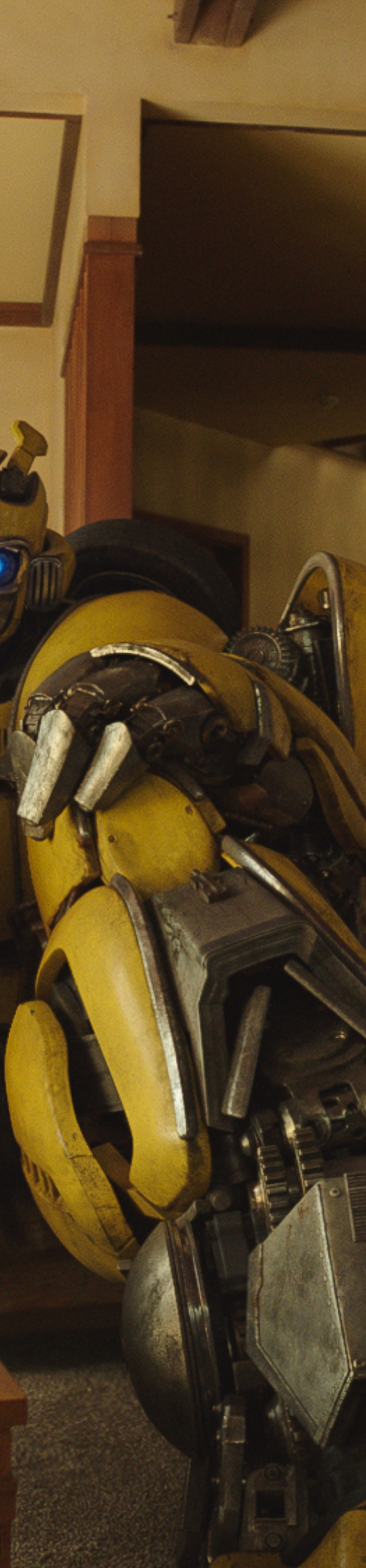 700x3000 Resolution Bumblebee in Bumblebee Movie 2018 700x3000 ...