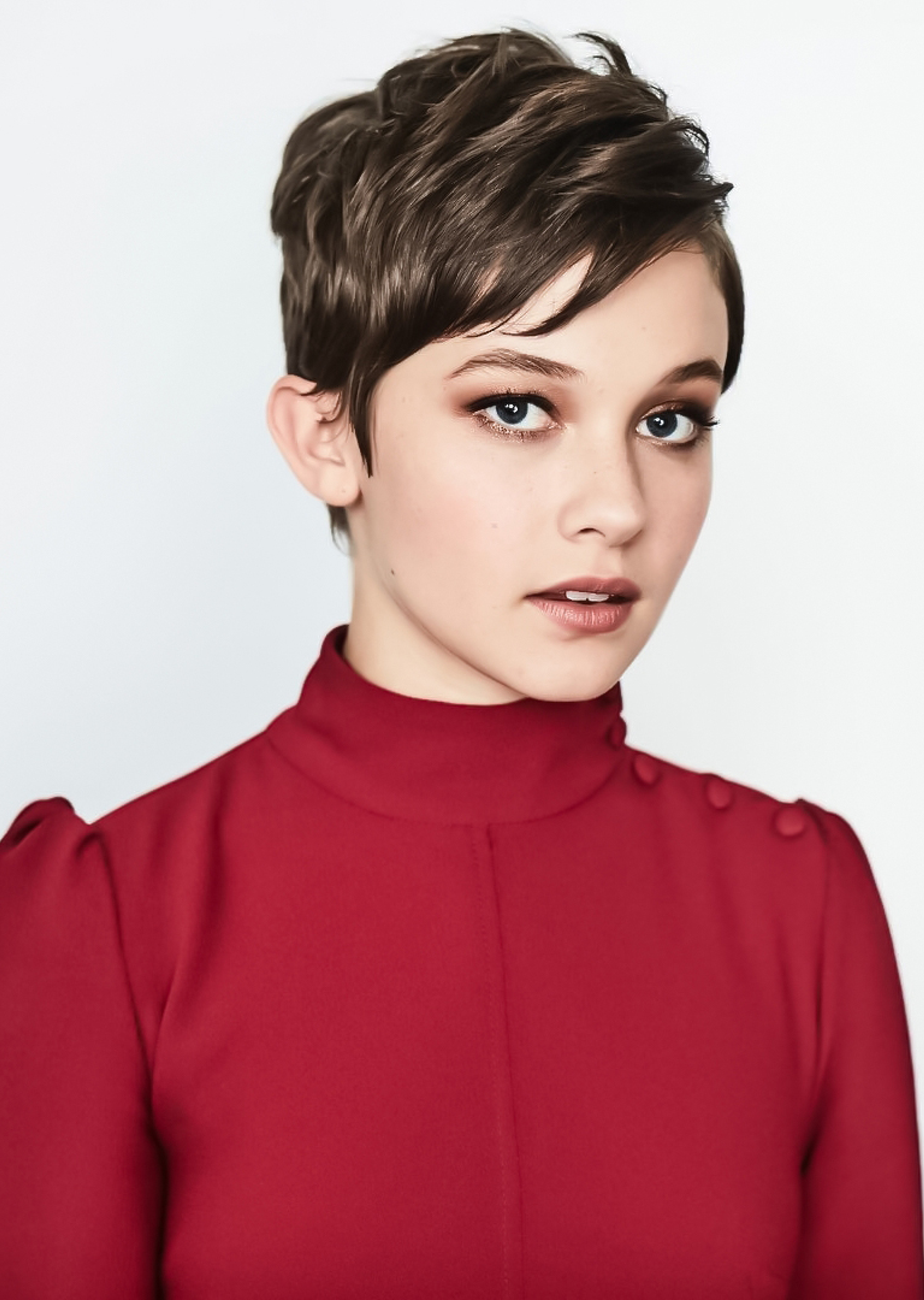 3200x4500 Resolution Cailee Spaeny Short Hair 3200x4500 Resolution ...