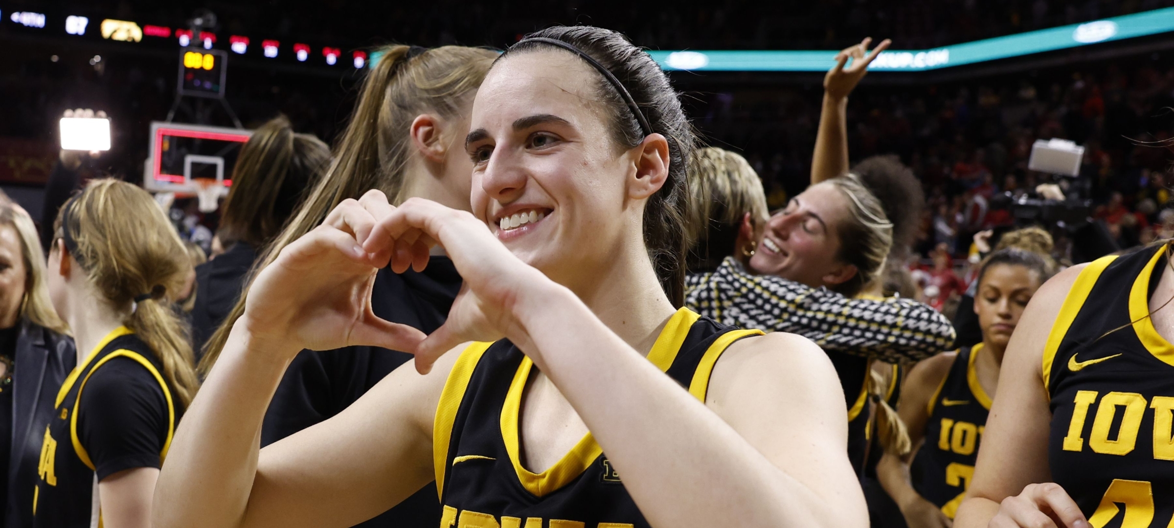 2400x1080 Resolution Caitlin Clark Basketball Star 2400x1080 Resolution ...