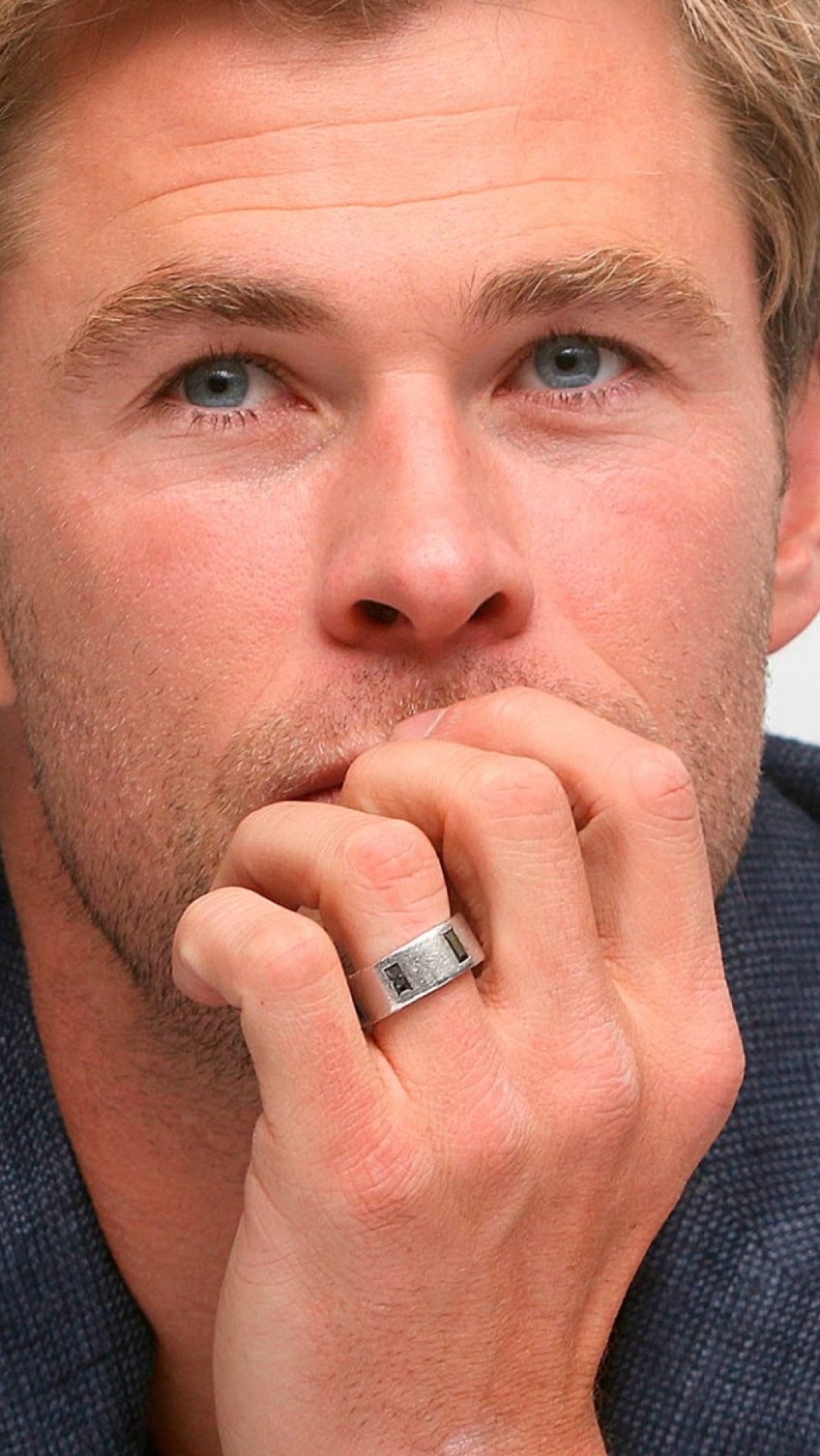 1081x1920 Resolution chris hemsworth, actor, face 1081x1920 Resolution ...