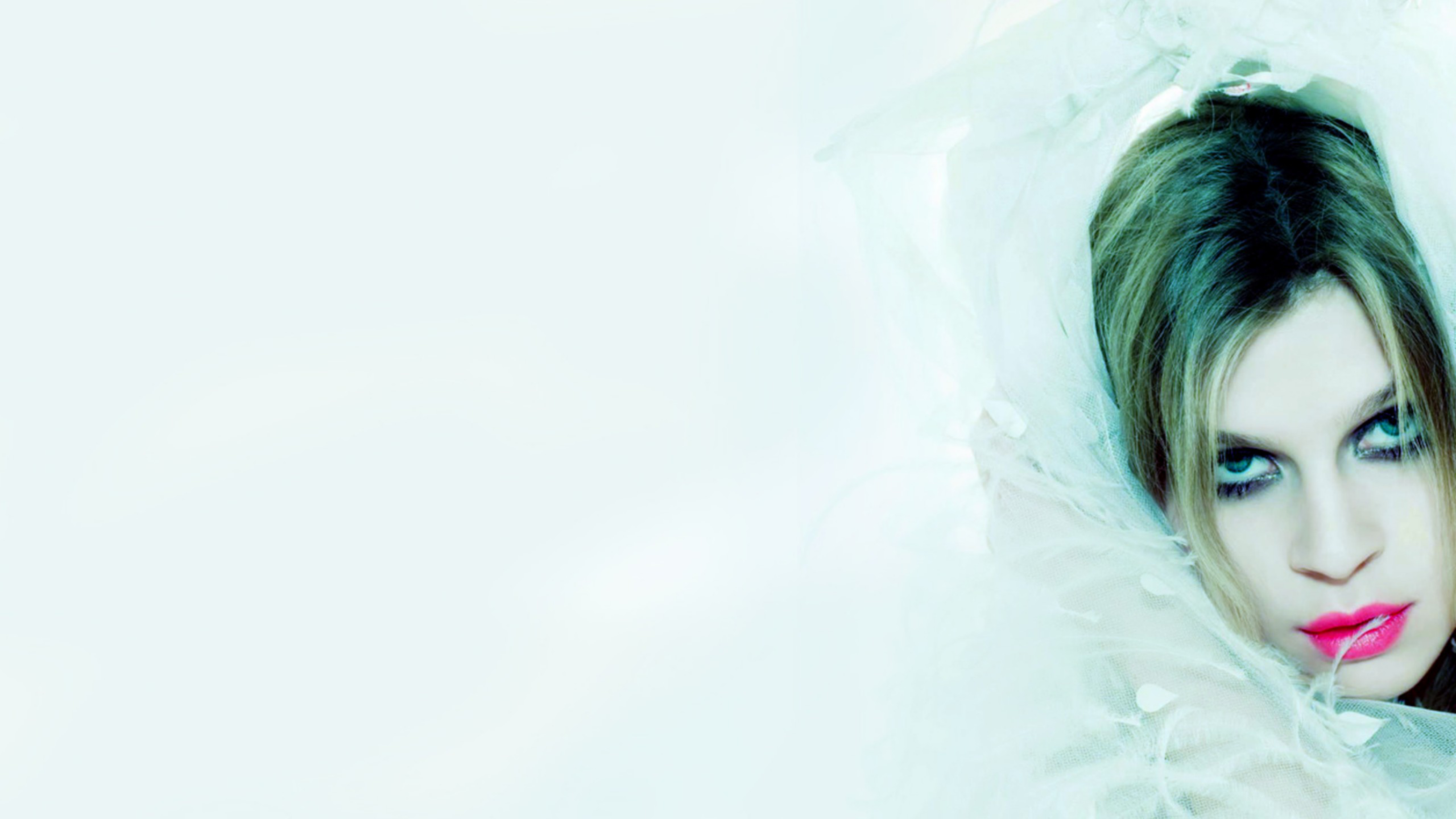 5120x2880 Resolution Clemence Poesy Hd Pics 5K Wallpaper - Wallpapers Den