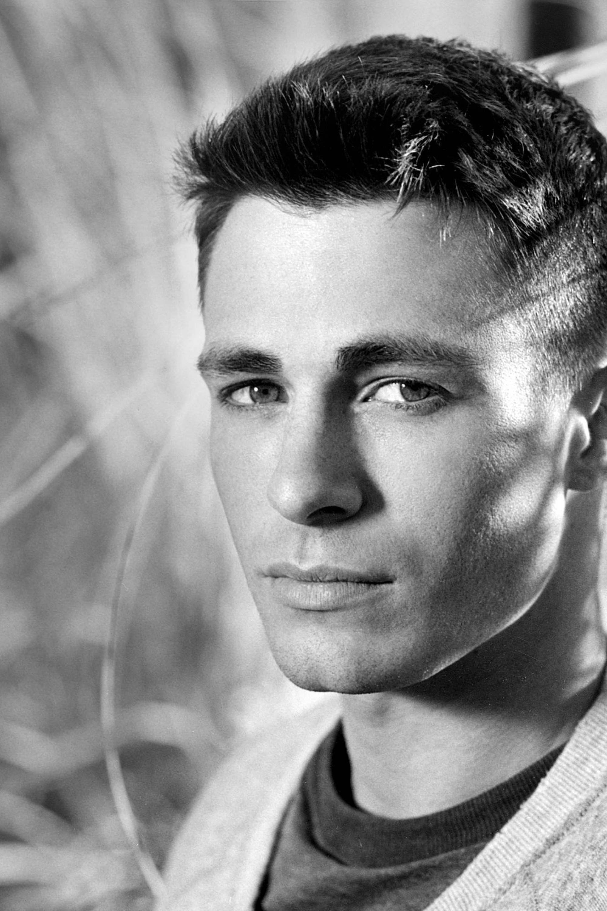 2000x3000 Resolution colton haynes, actor, face 2000x3000 Resolution ...