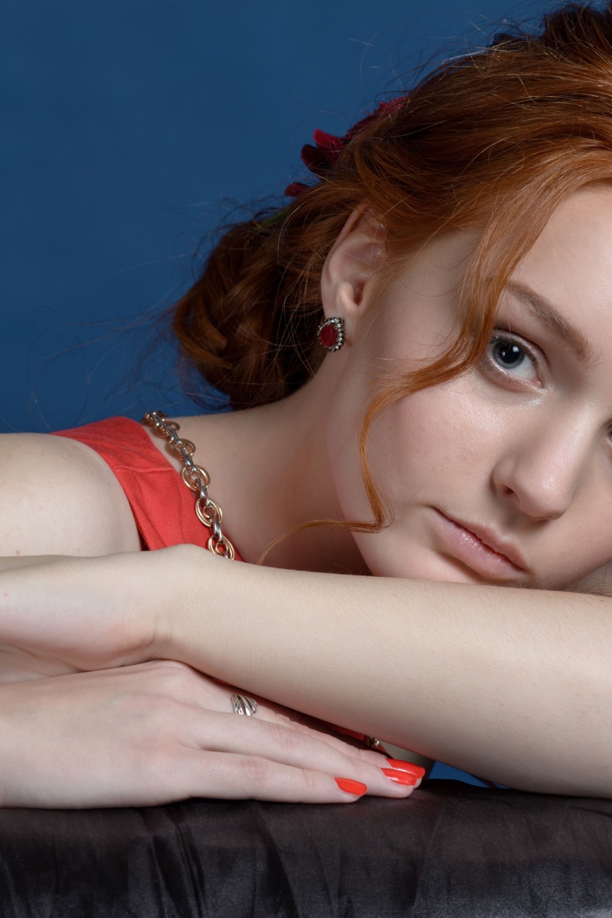 2000x3000 Resolution Cute Model And Painted Nails 2000x3000 Resolution ...