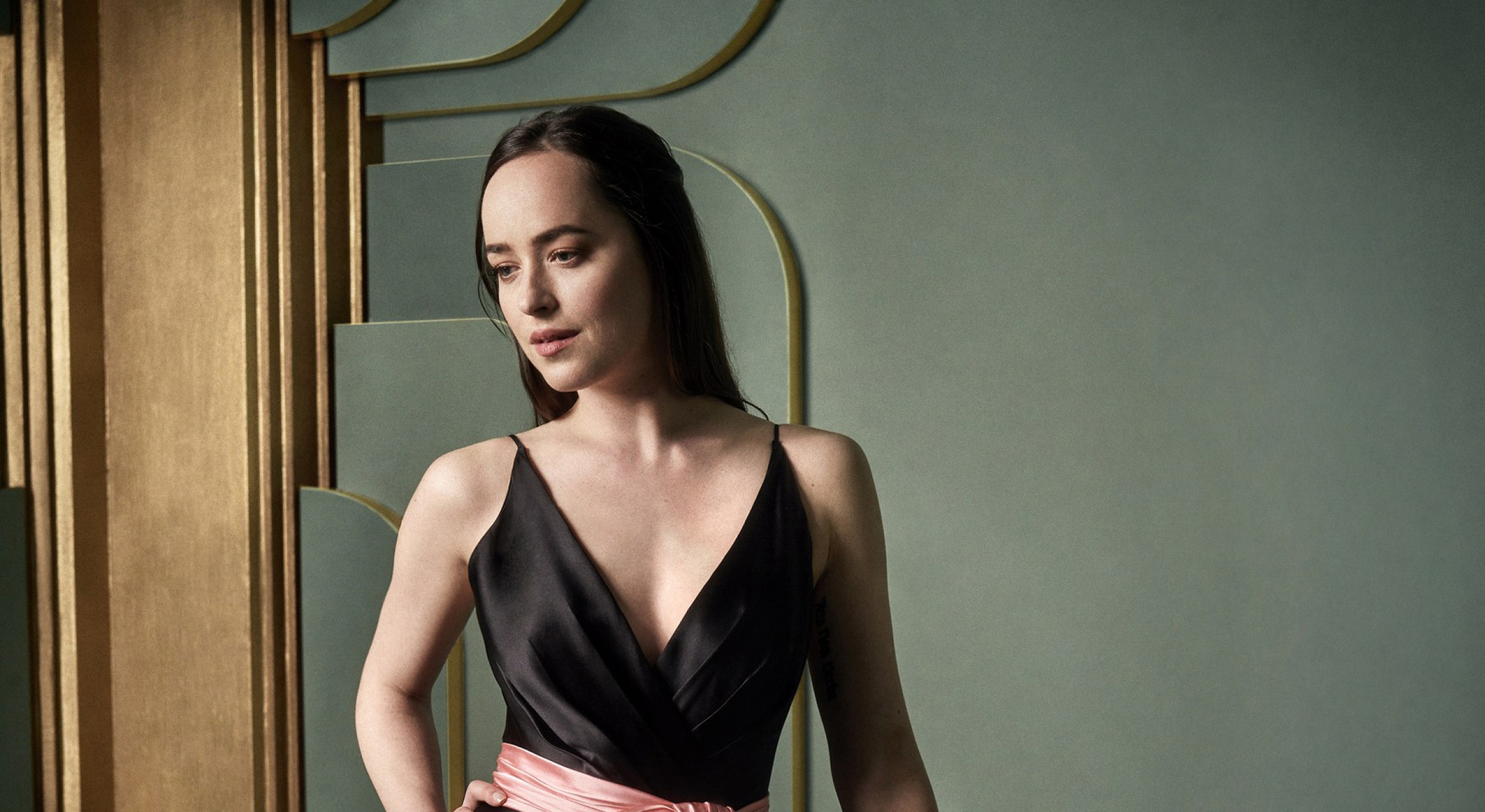 2560x1400 Resolution Dakota Johnson in Black Dress 2560x1400 Resolution ...