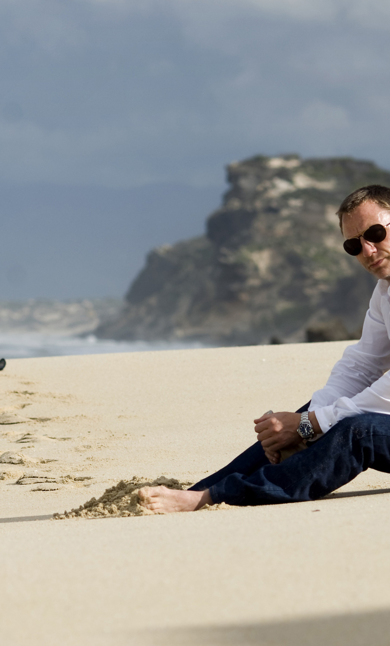 1280x2120 Resolution daniel craig hd wallpapers iPhone 6 plus Wallpaper ...