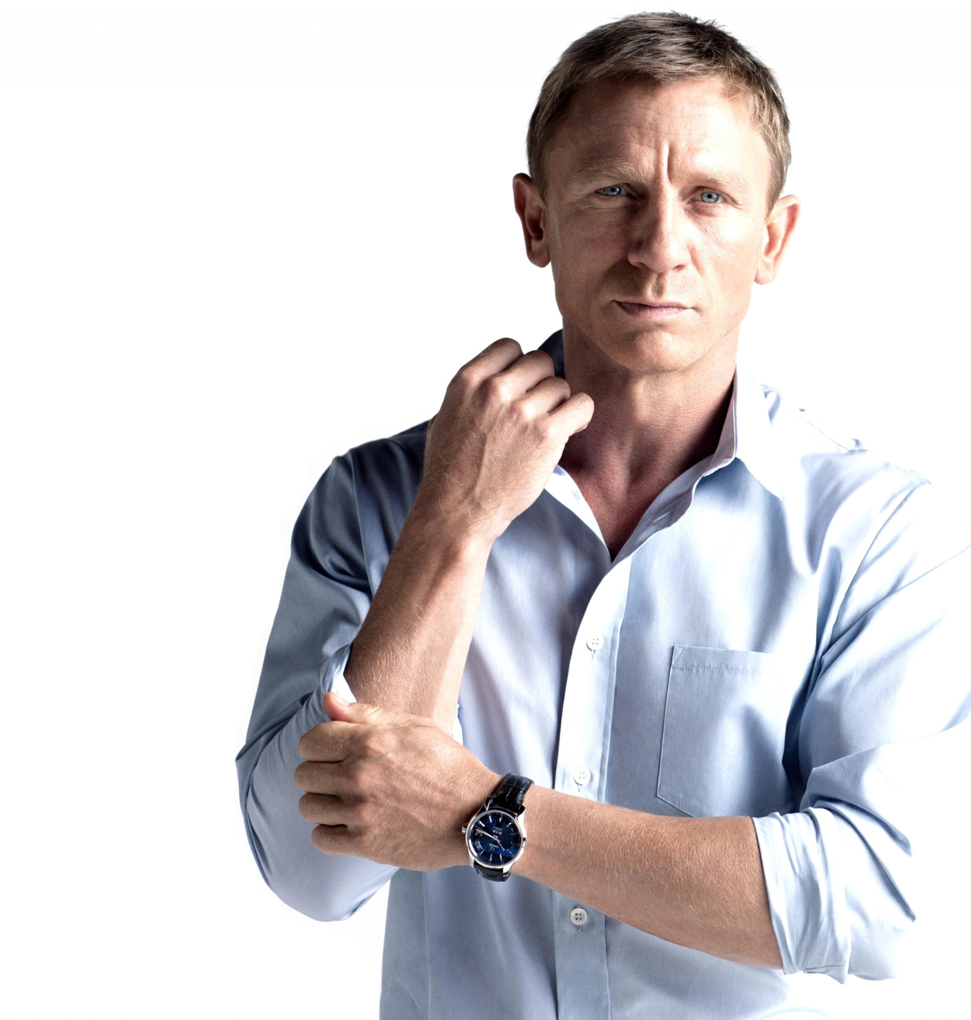 1980x2080 Resolution daniel craig wallpapers download 1980x2080 ...