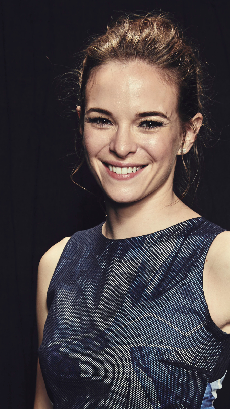 900x1600 Resolution Danielle Panabaker Cute Photoshoot 900x1600 ...