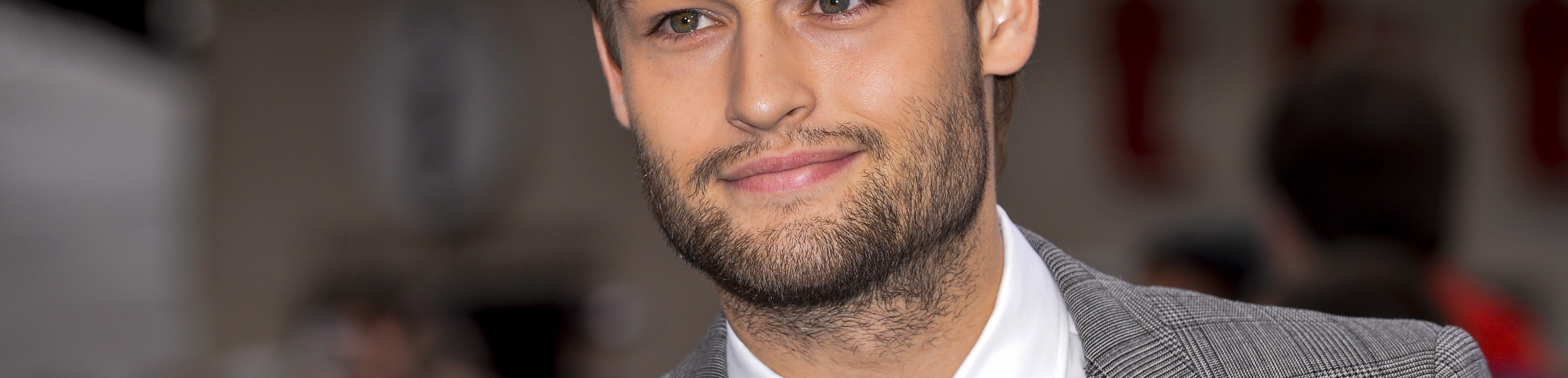 4480x1080 Resolution douglas booth, actor, smile 4480x1080 Resolution ...