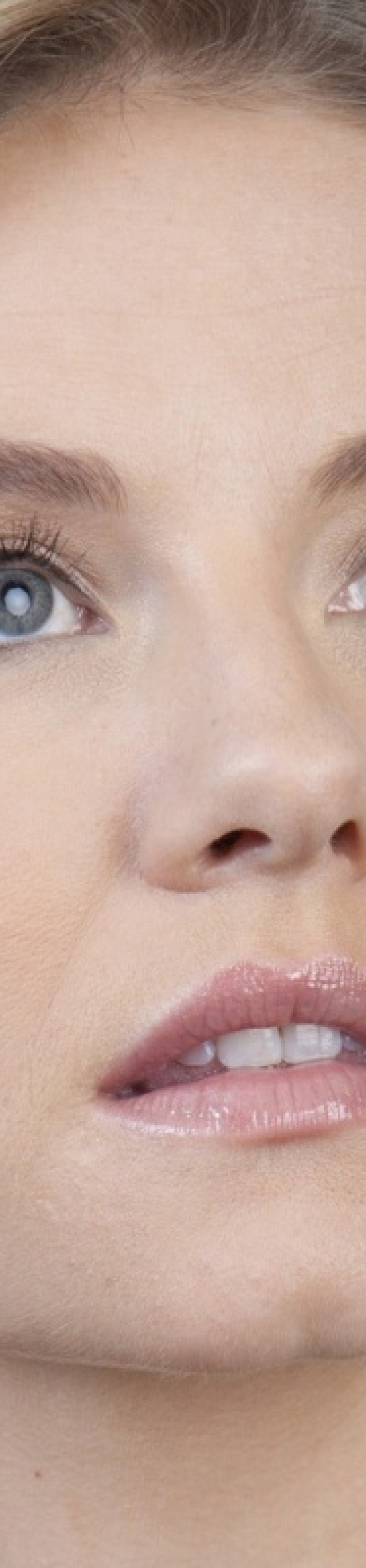 700x3000 Elisha Cuthbert New Look 2014 Photo 700x3000 Resolution ...