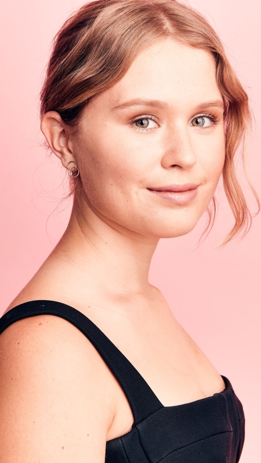 1082x1920 Eliza Scanlen 1082x1920 Resolution Wallpaper, HD Celebrities ...