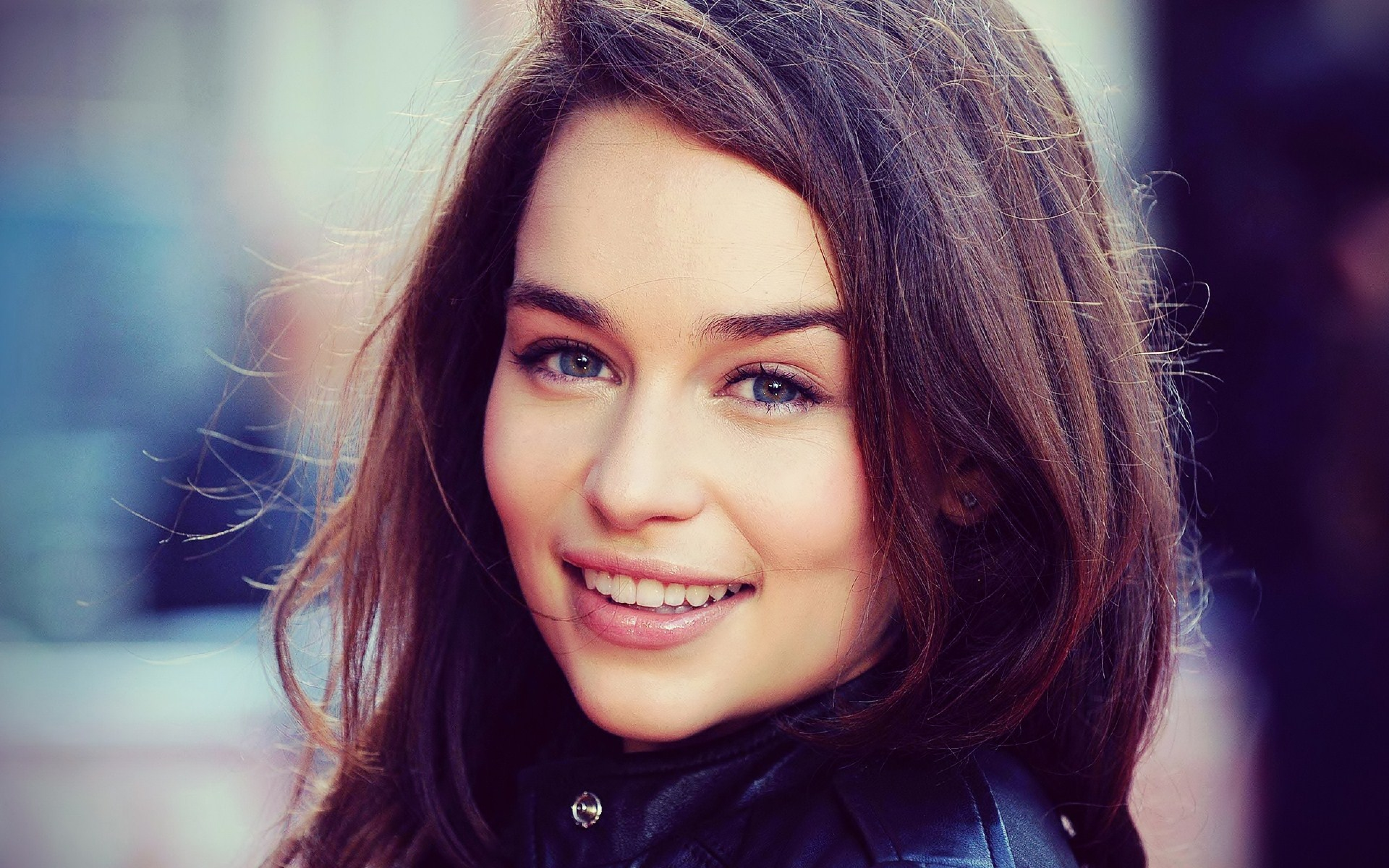 5120x3200 Emilia Clarke Smile Images 5120x3200 Resolution Wallpaper, HD ...