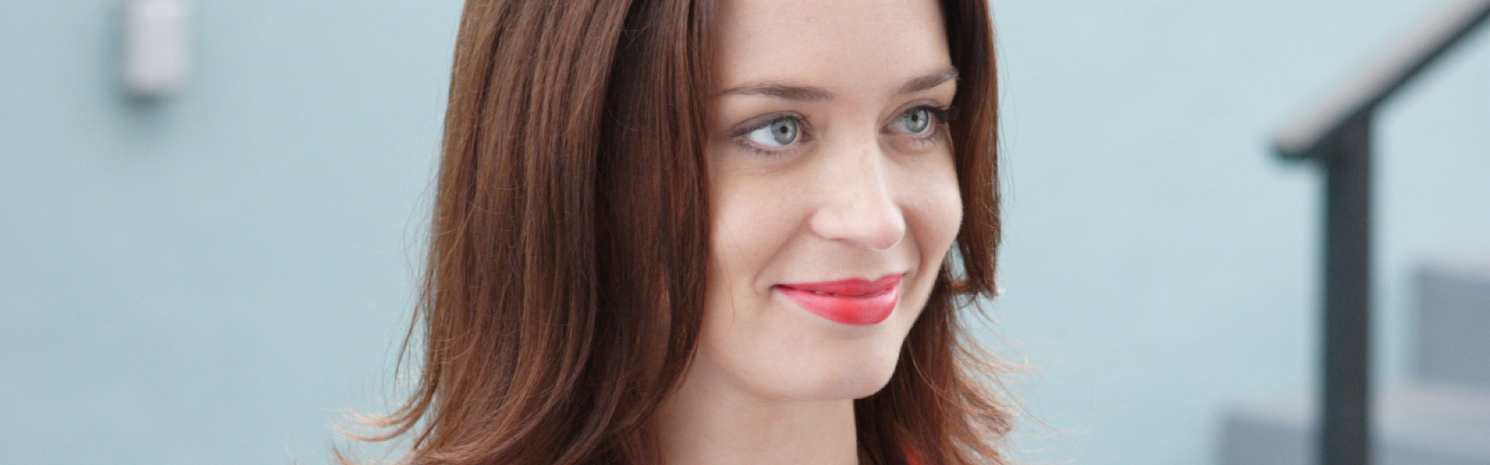 5120x1600 Resolution Emily Blunt Smile Pics 5120x1600 Resolution ...