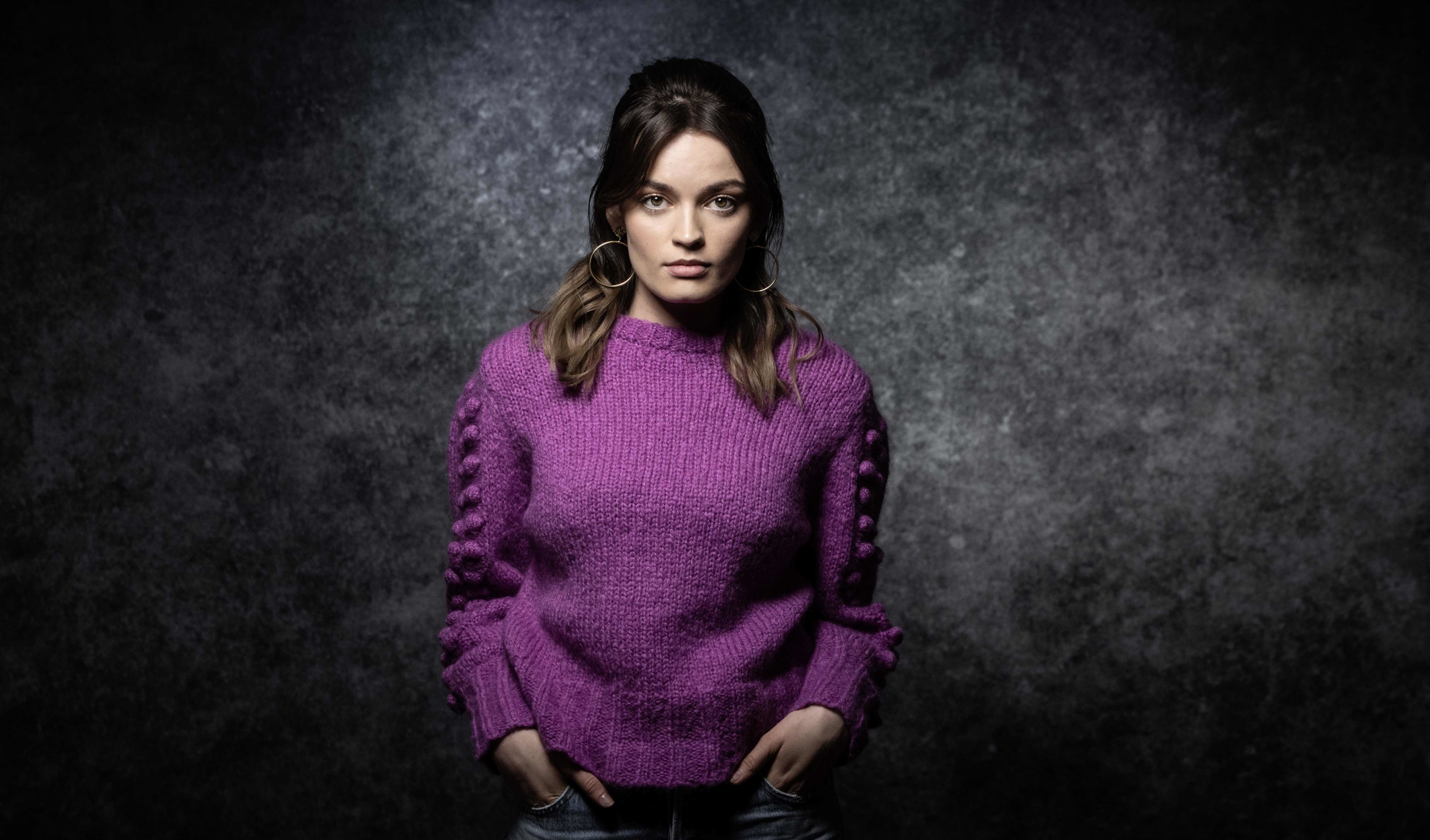 2450x1440 Resolution Emma Mackey 2450x1440 Resolution Wallpaper ...