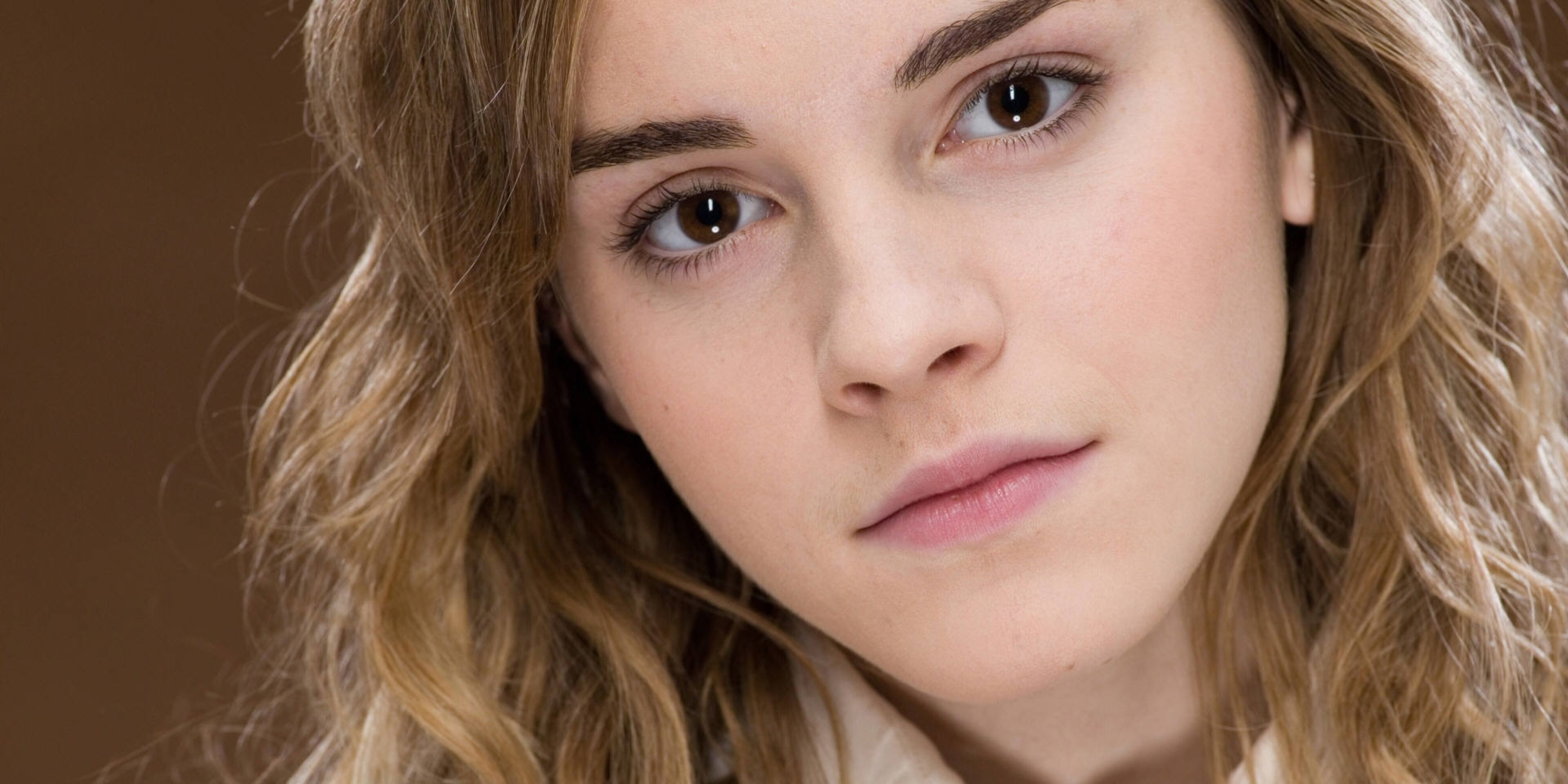 3840x1920 Resolution Emma Watson Anger On Face 3840x1920 Resolution ...