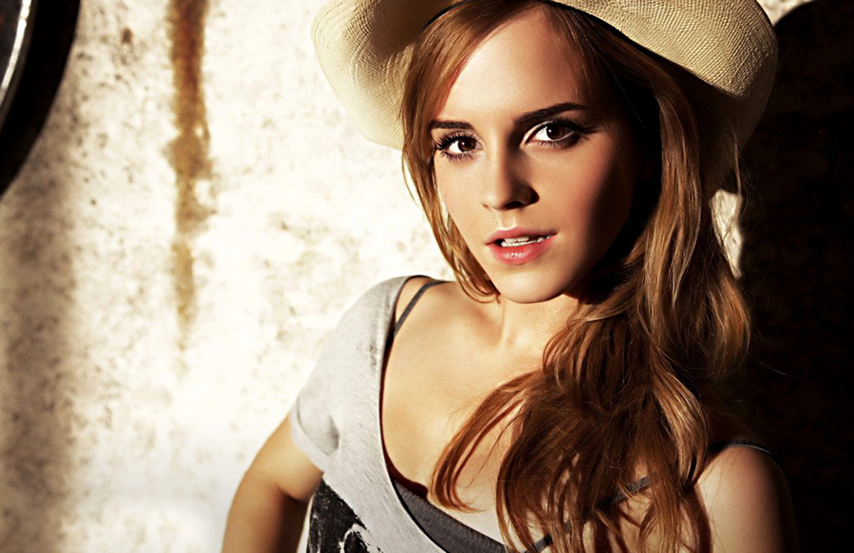 1676x1085 Emma Watson Cap Pic 1676x1085 Resolution Wallpaper, HD ...