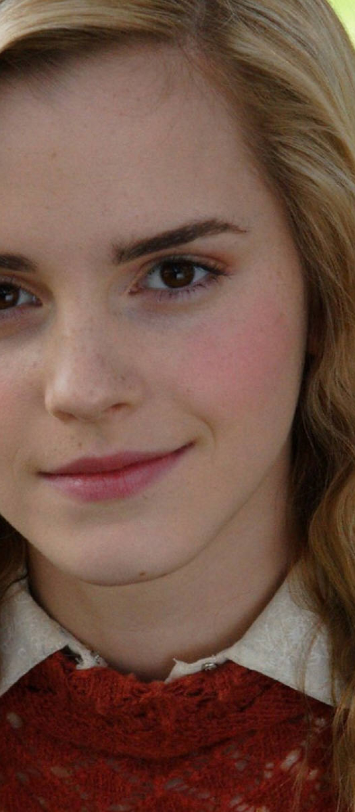 700x1600 Resolution Emma Watson Charming Red Images 700x1600 Resolution ...