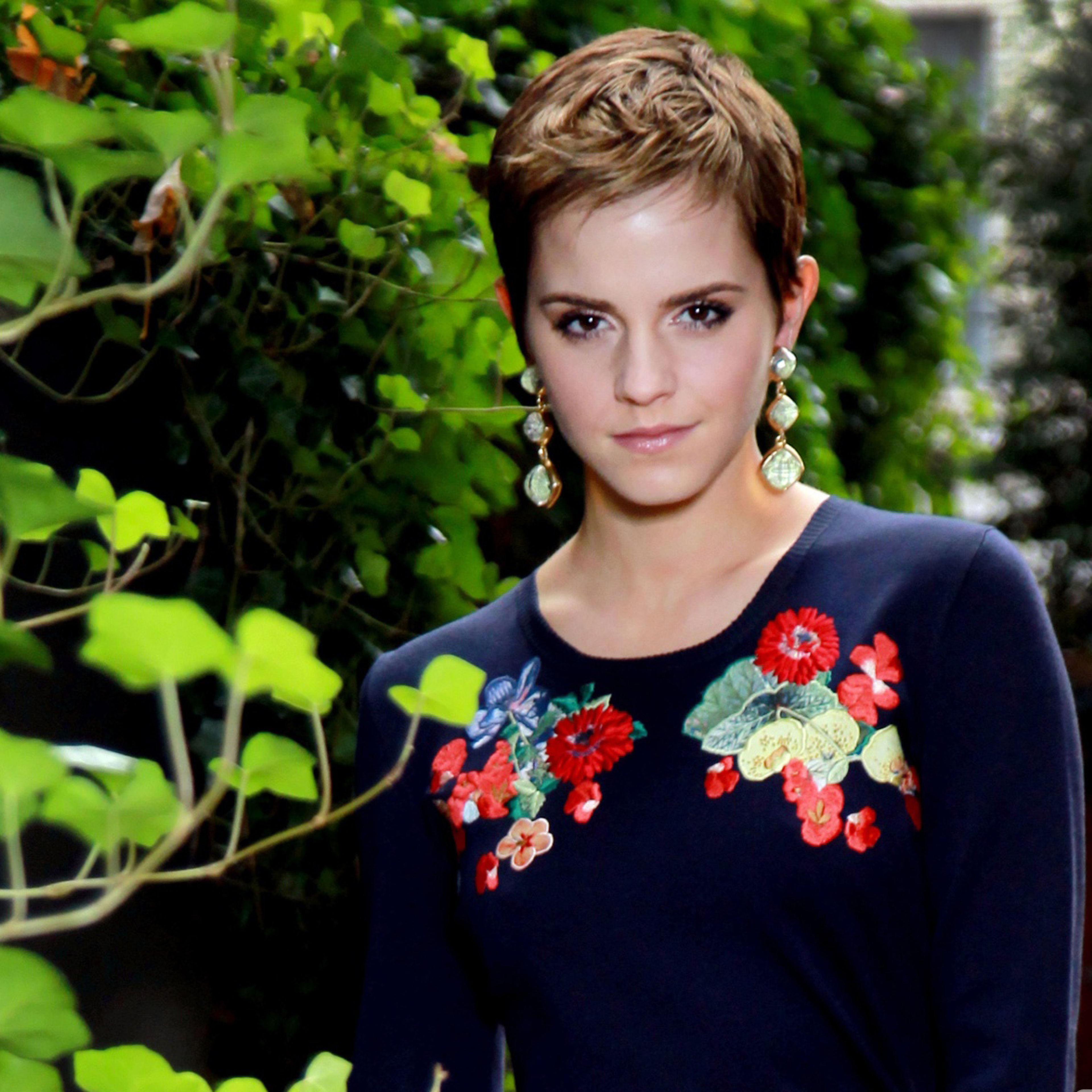 3840x3840 Resolution Emma Watson Having Small Hair 3840x3840 Resolution ...
