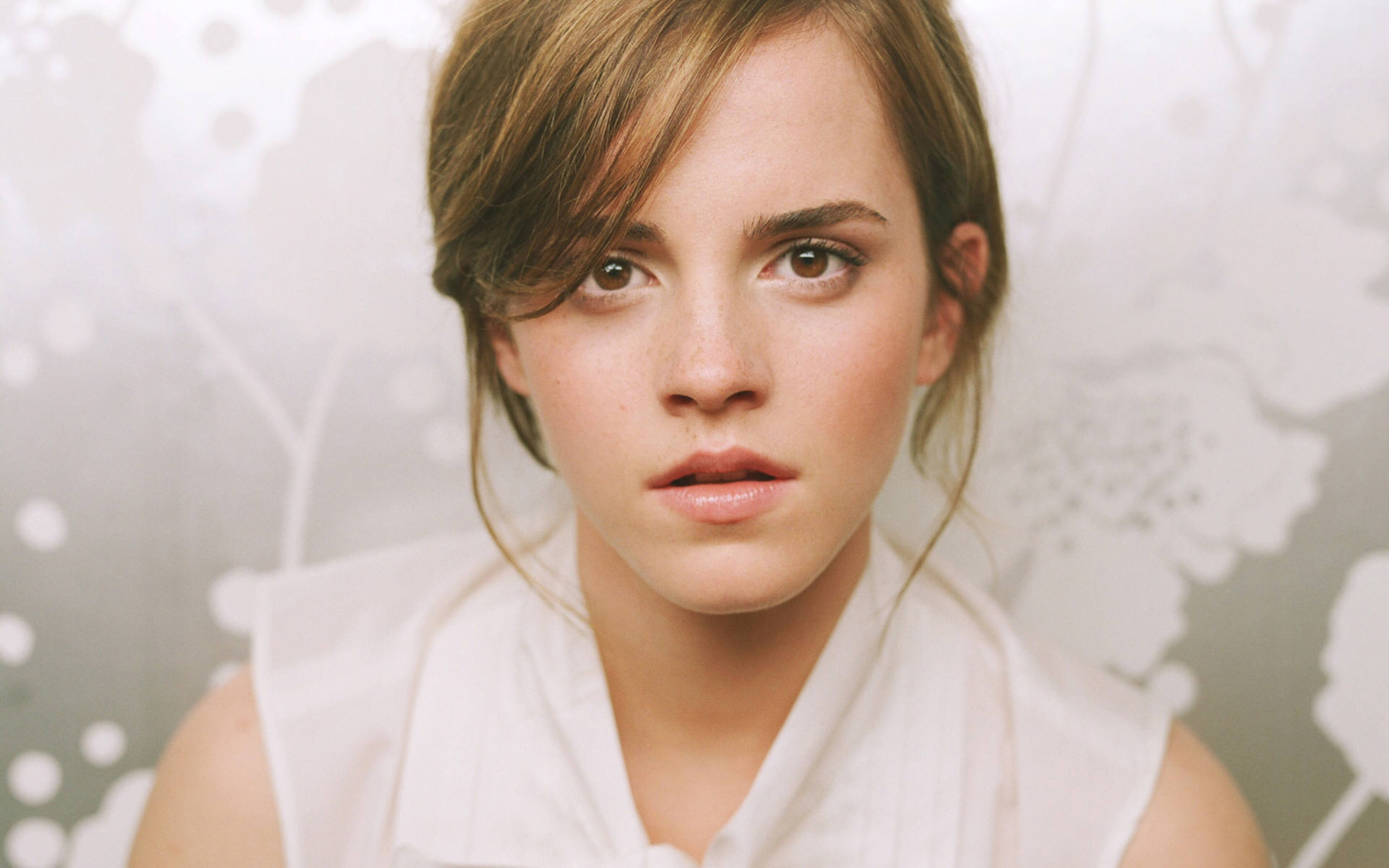 5120x3200 Resolution Emma Watson Hot White Look 5120x3200 Resolution ...