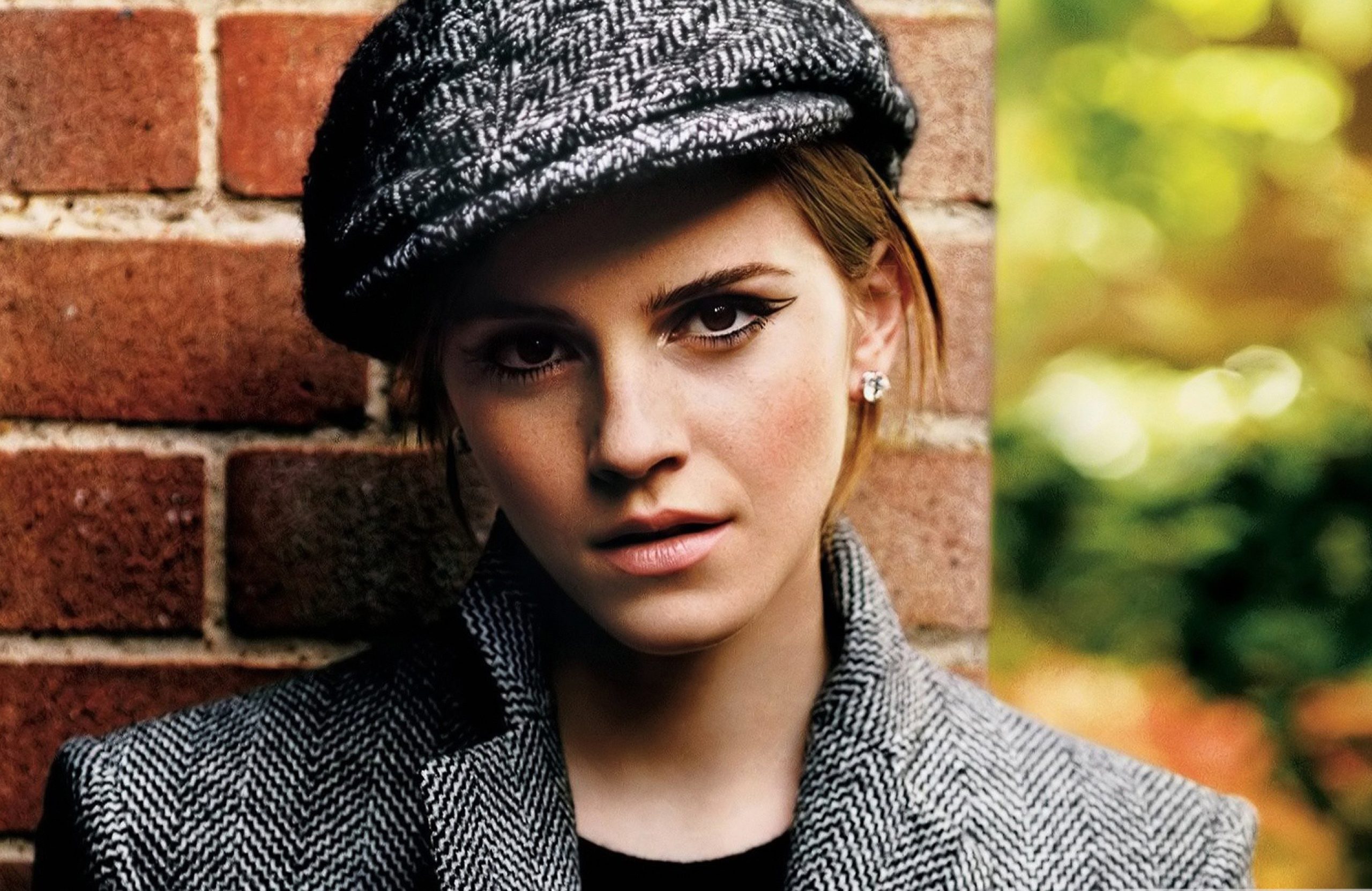 2560x1664 Resolution Emma Watson In Cap 2560x1664 Resolution Wallpaper ...