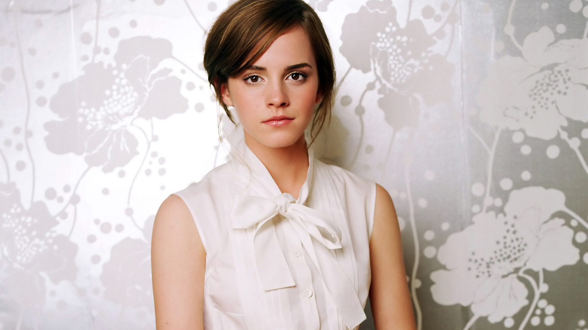 2026x1139 Resolution Emma Watson In White Dress 2026x1139 Resolution ...