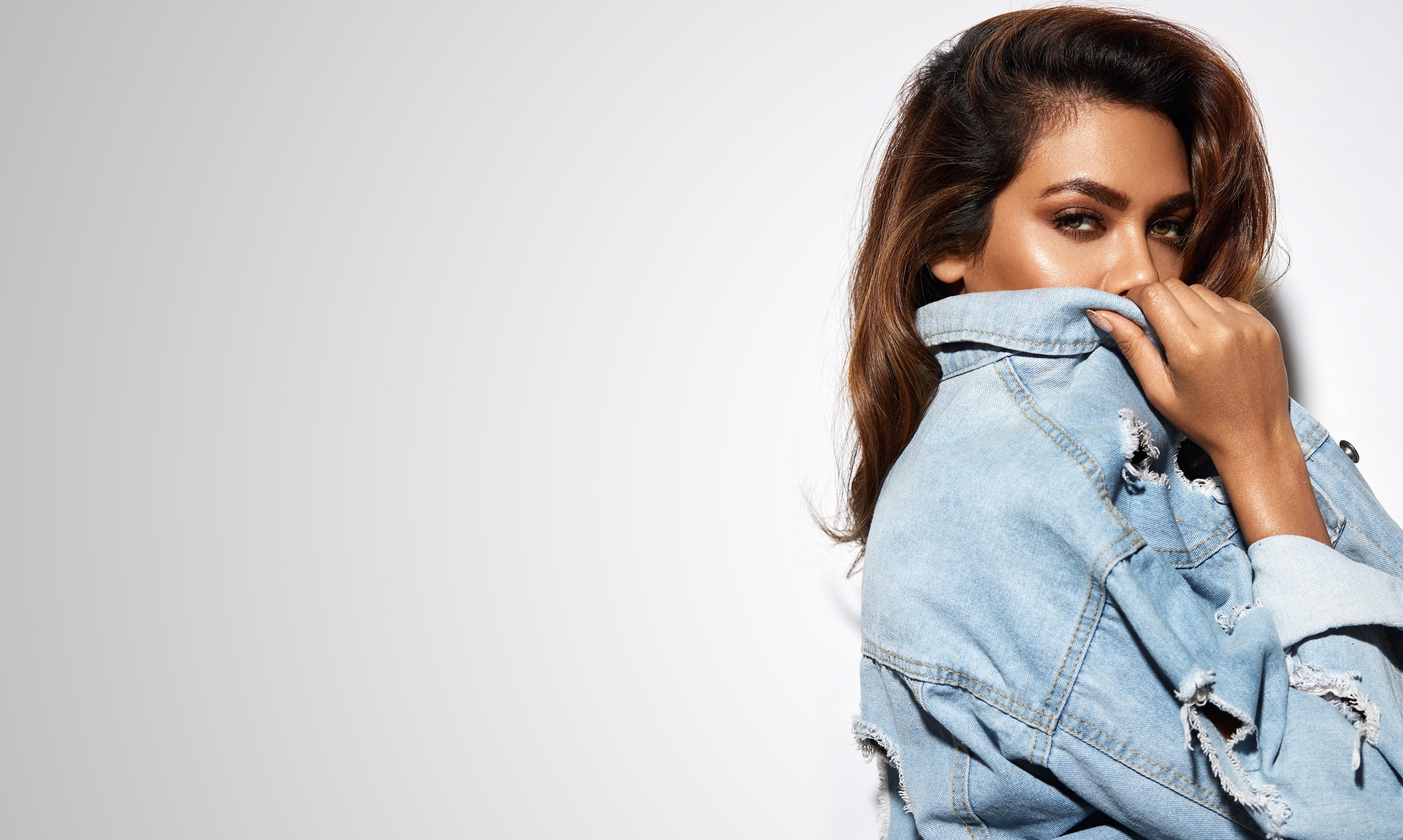 3840x2300 Resolution Esha Gupta 2020 3840x2300 Resolution Wallpaper ...